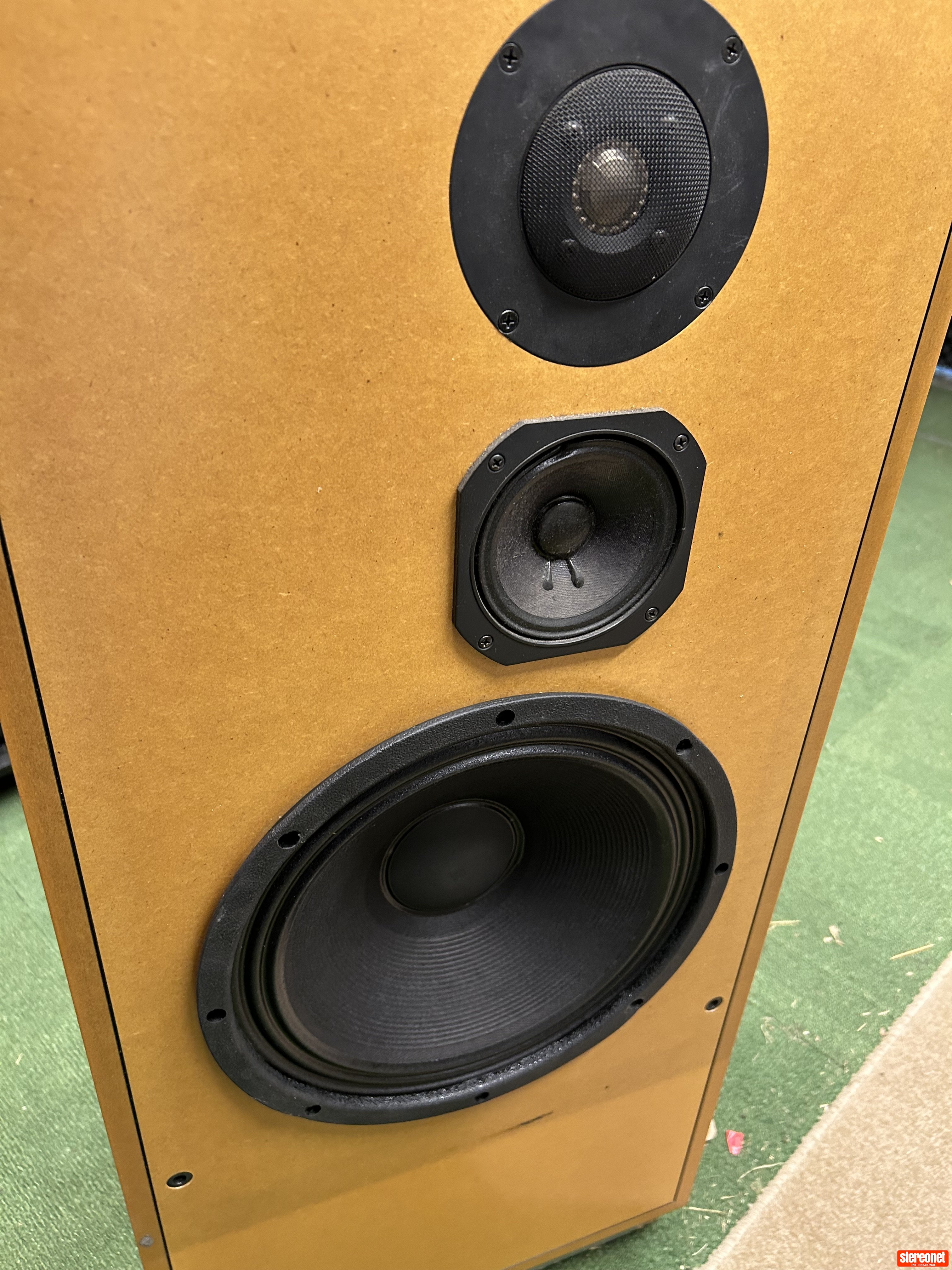 JBL L100T Floorstanding Loudspeakers |﻿ Floorstanders & Large Monitors