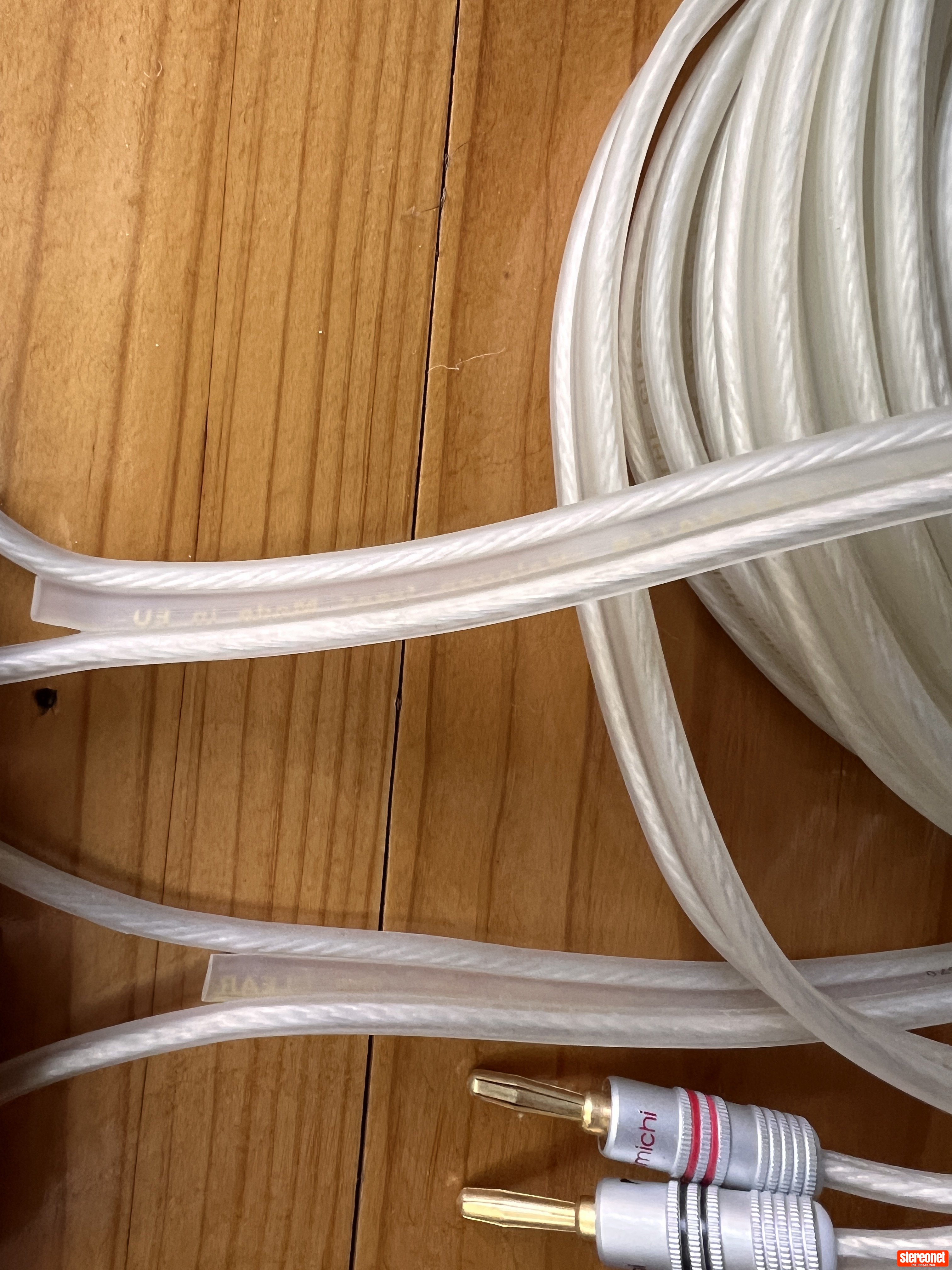 Van Den Hul Clearwater Speaker Cables - Speaker Cables - StereoNET