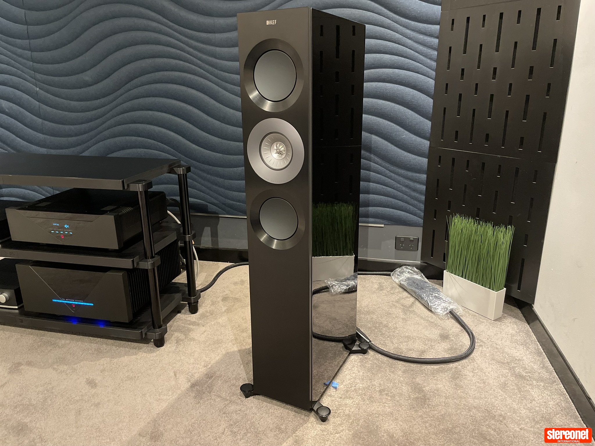 KEF Reference 3 Meta Floorstanding Loudspeakers - Floorstanders & Large ...