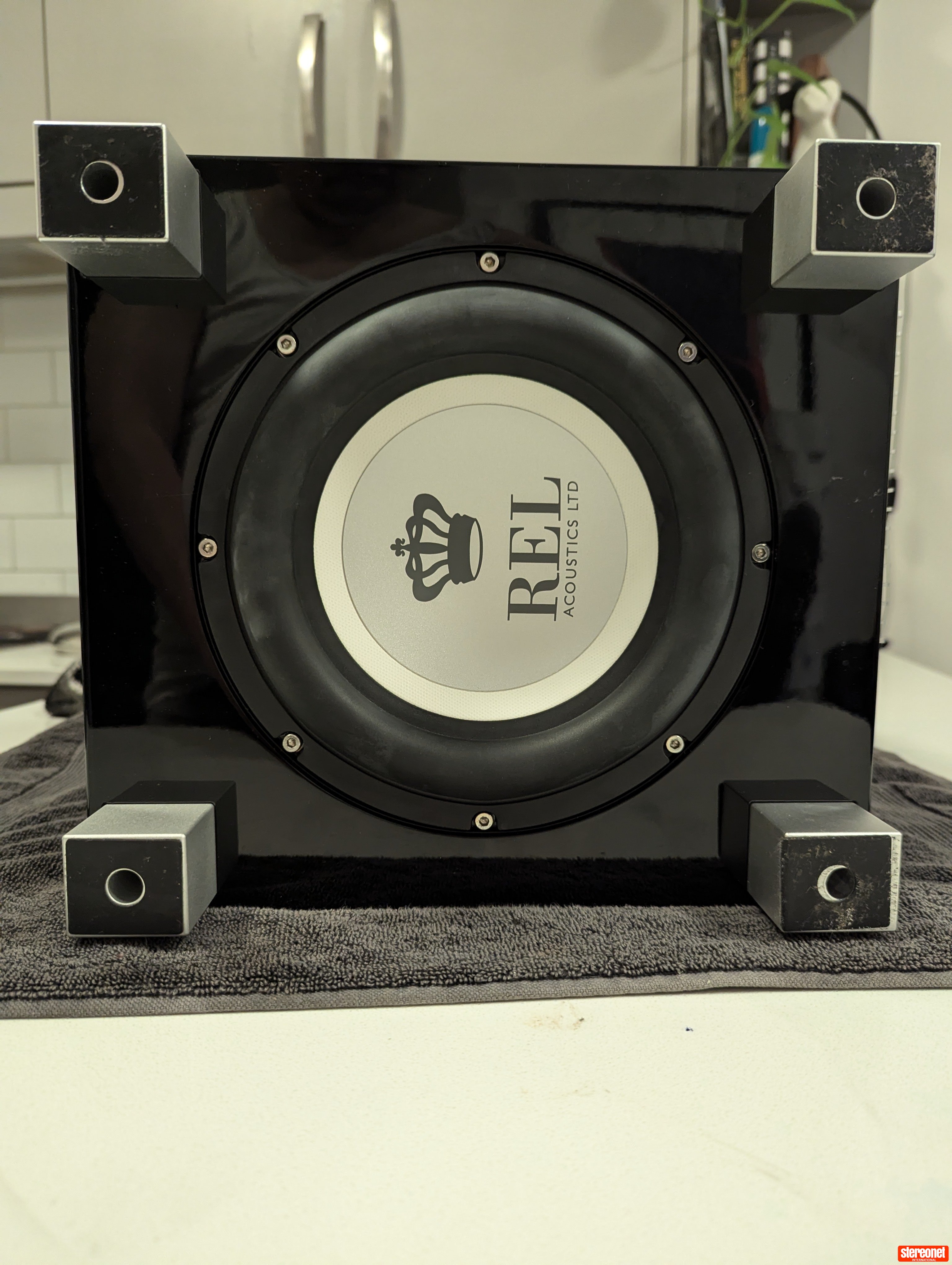 REL Subwoofer T5I Subwoofer (Active / Powered) - Subwoofers - StereoNET