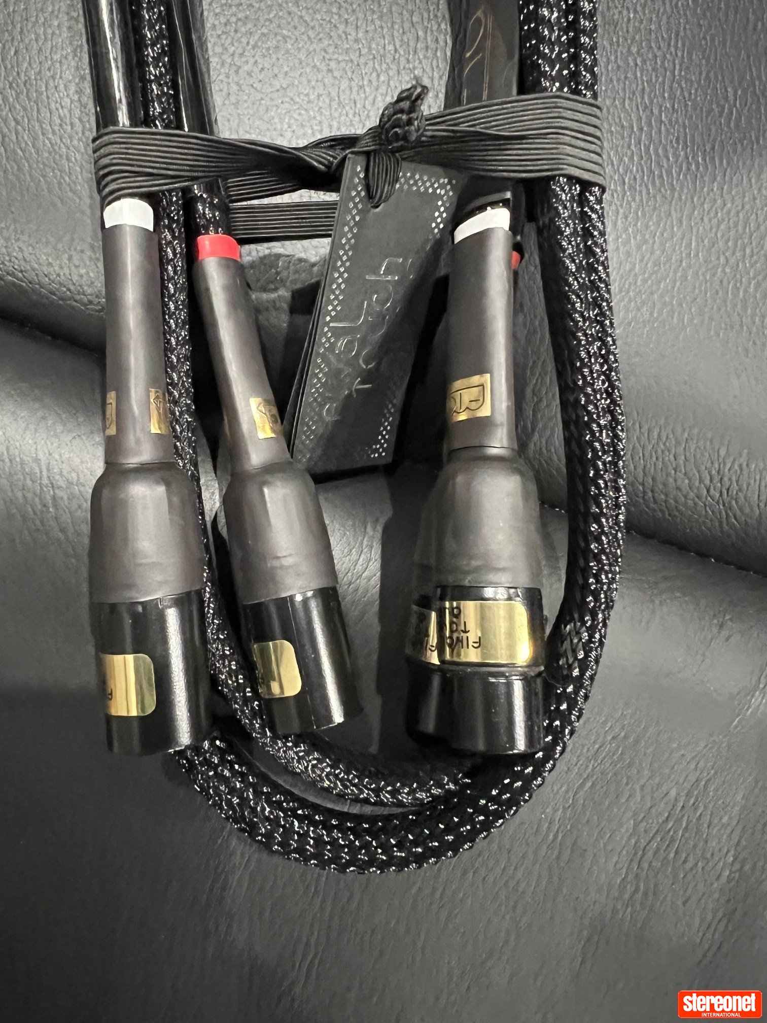 Final Touch Audio 1m pair FTA Thebes Interconnect Cables (XLR ...