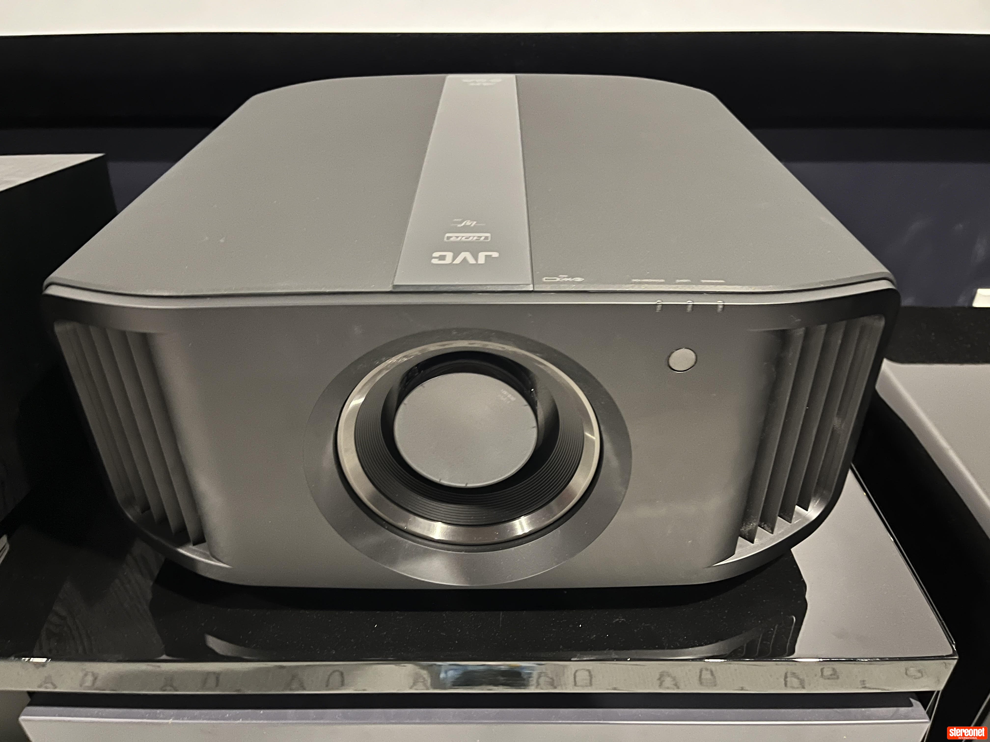 JVC N7BE (NX7) Projector - Projectors & Screens - StereoNET
