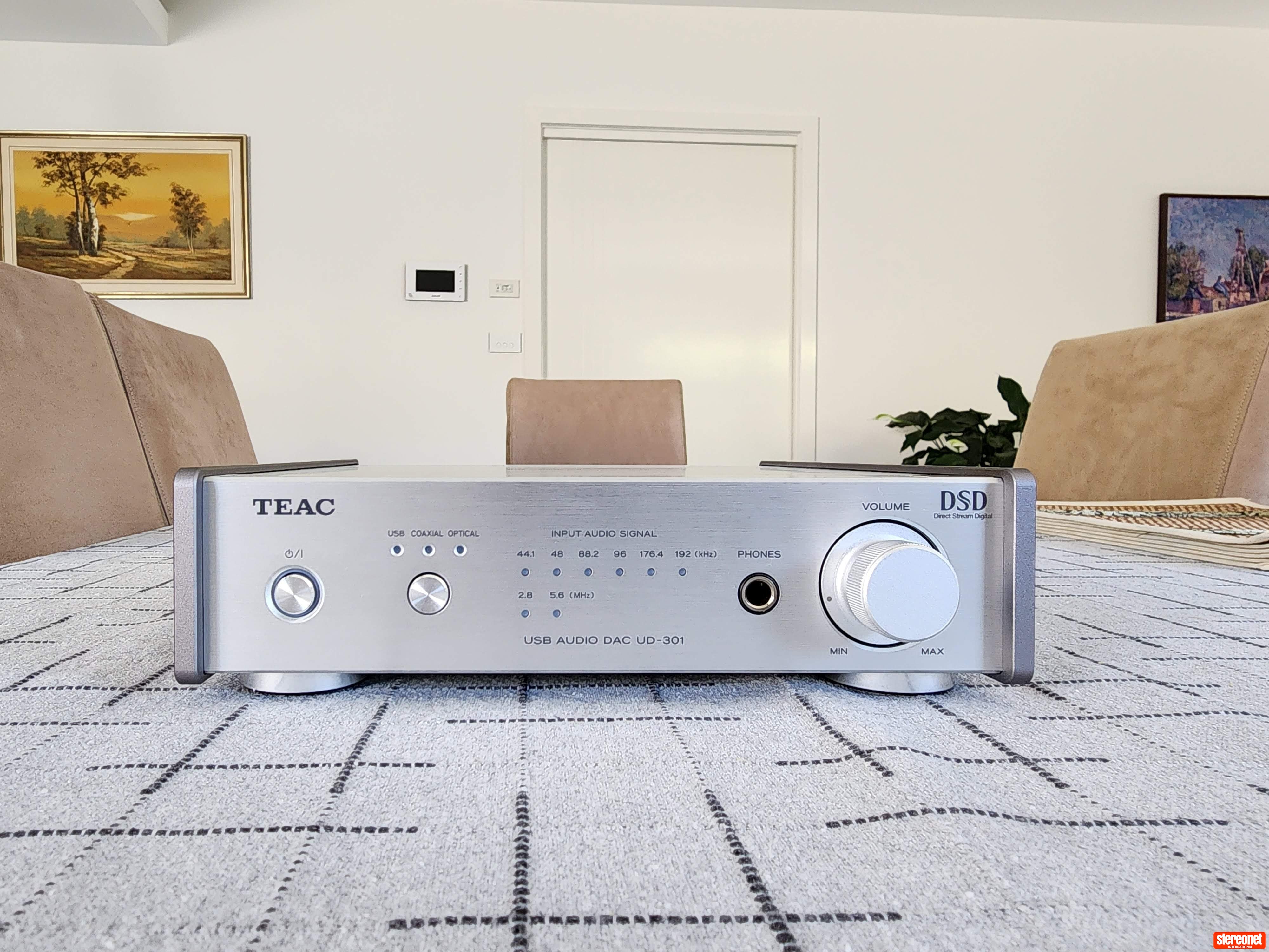 TEAC UD-301 Digital Analog Converter (DAC) - Headphone Amps & DACs - StereoNET