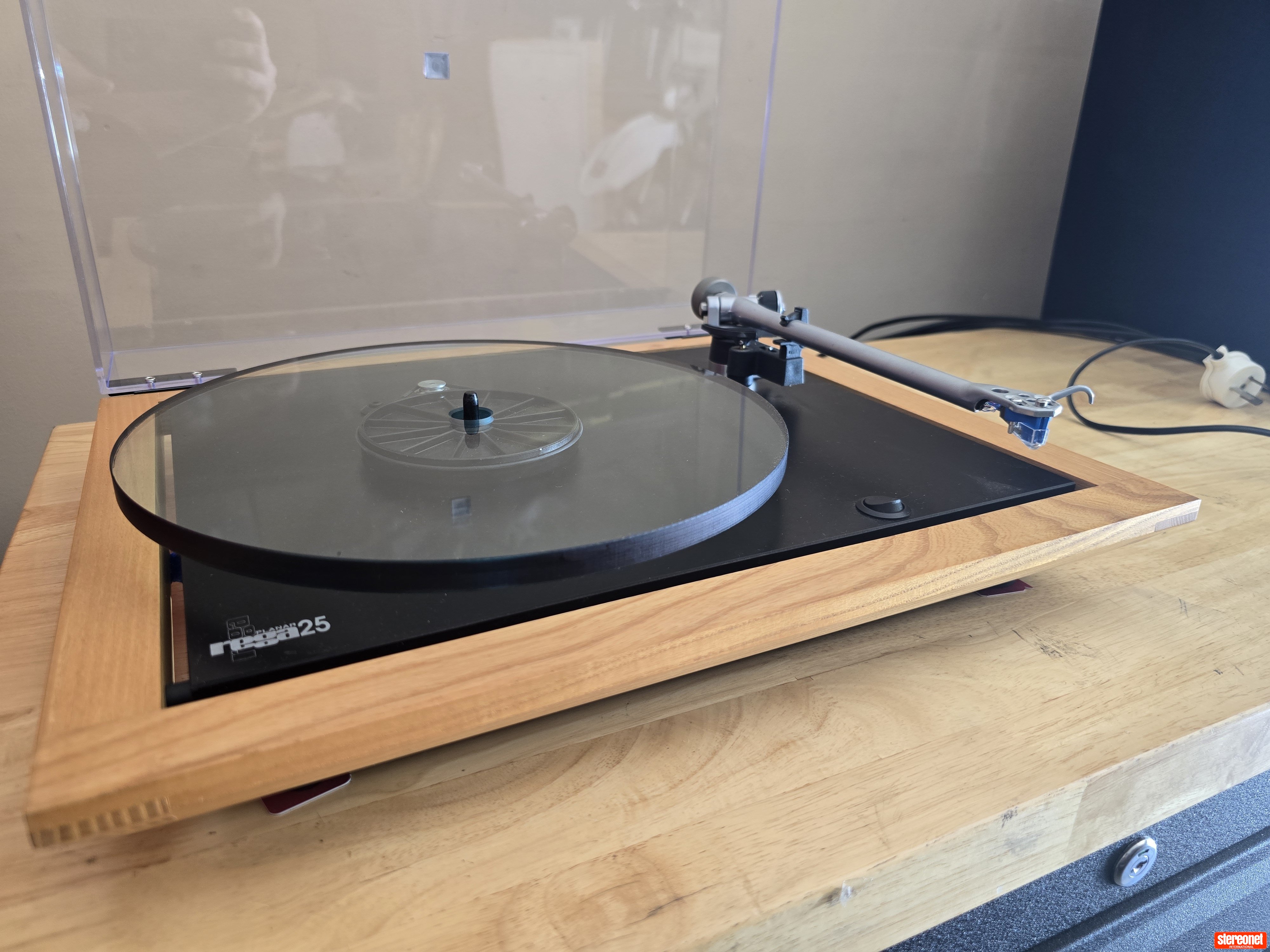 Rega Planar 25 Turntable - Turntables & Record Players - StereoNET