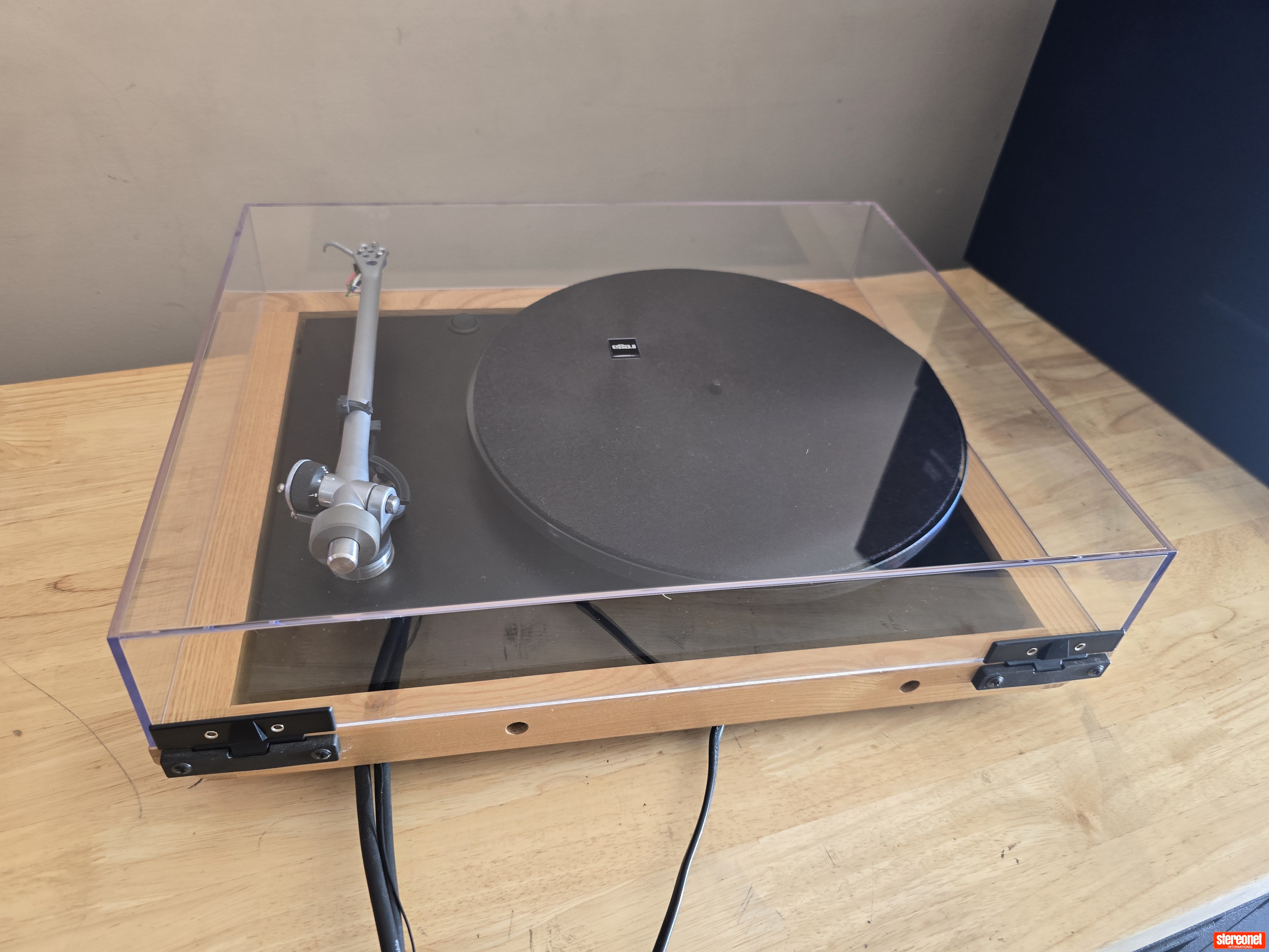 Rega Planar 25 Turntable - Turntables & Record Players - StereoNET