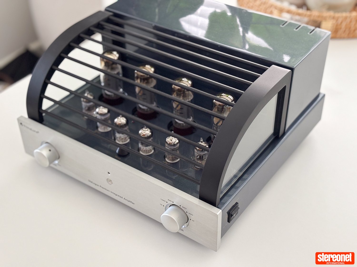 PrimaLuna Dialogue Premium Integrated Amplifier (Valve) - Integrated ...
