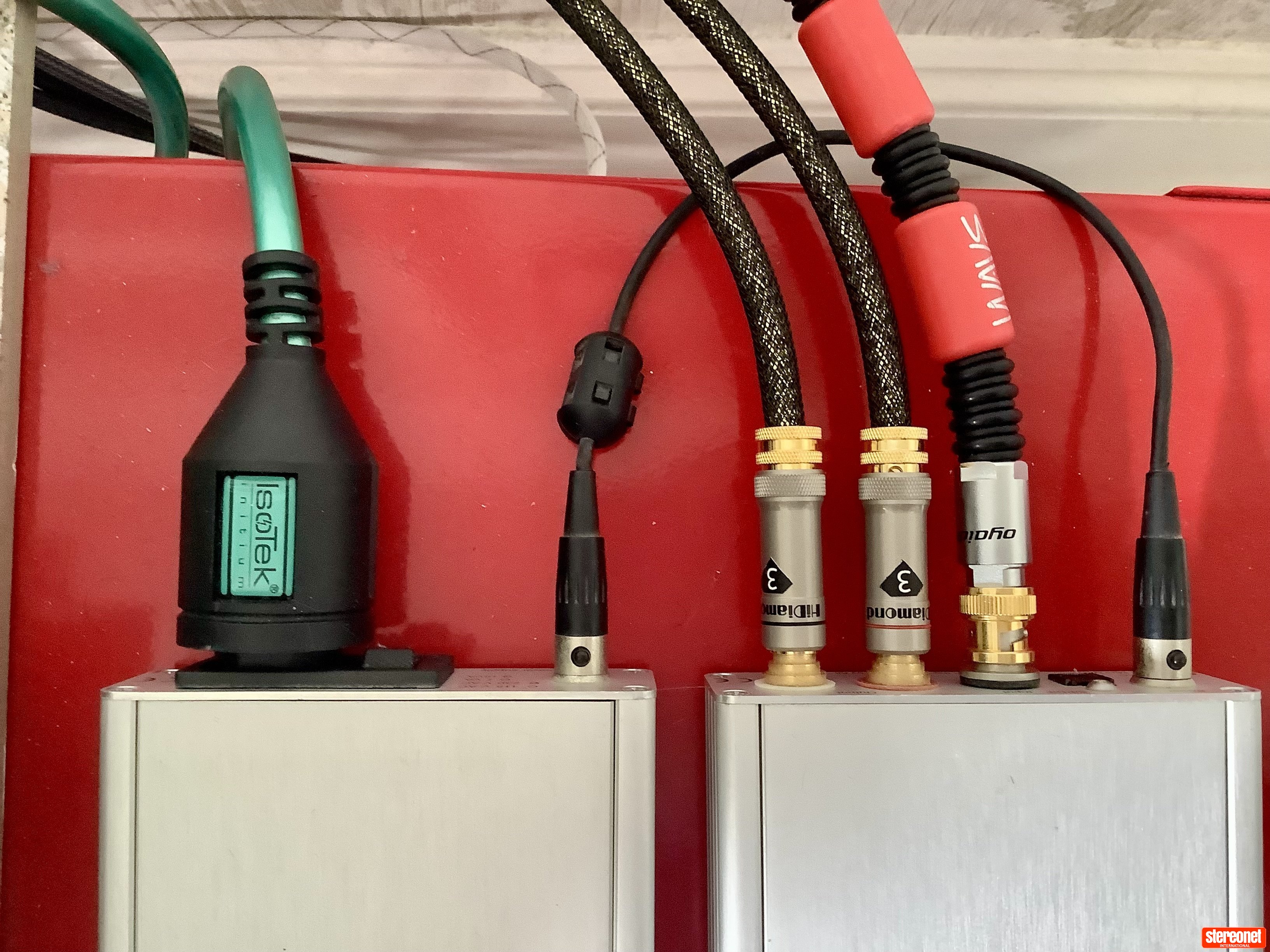 Metrum Octave Digital Analog Converter (DAC) - DACs and Streamers ...