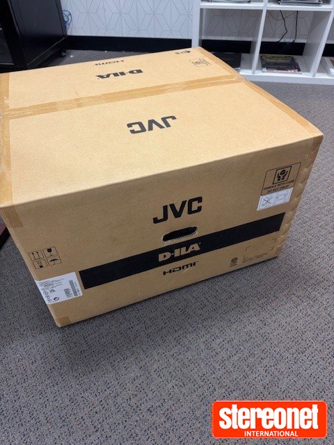 JVC DLANZ8 Projector |﻿ Projectors & Screens