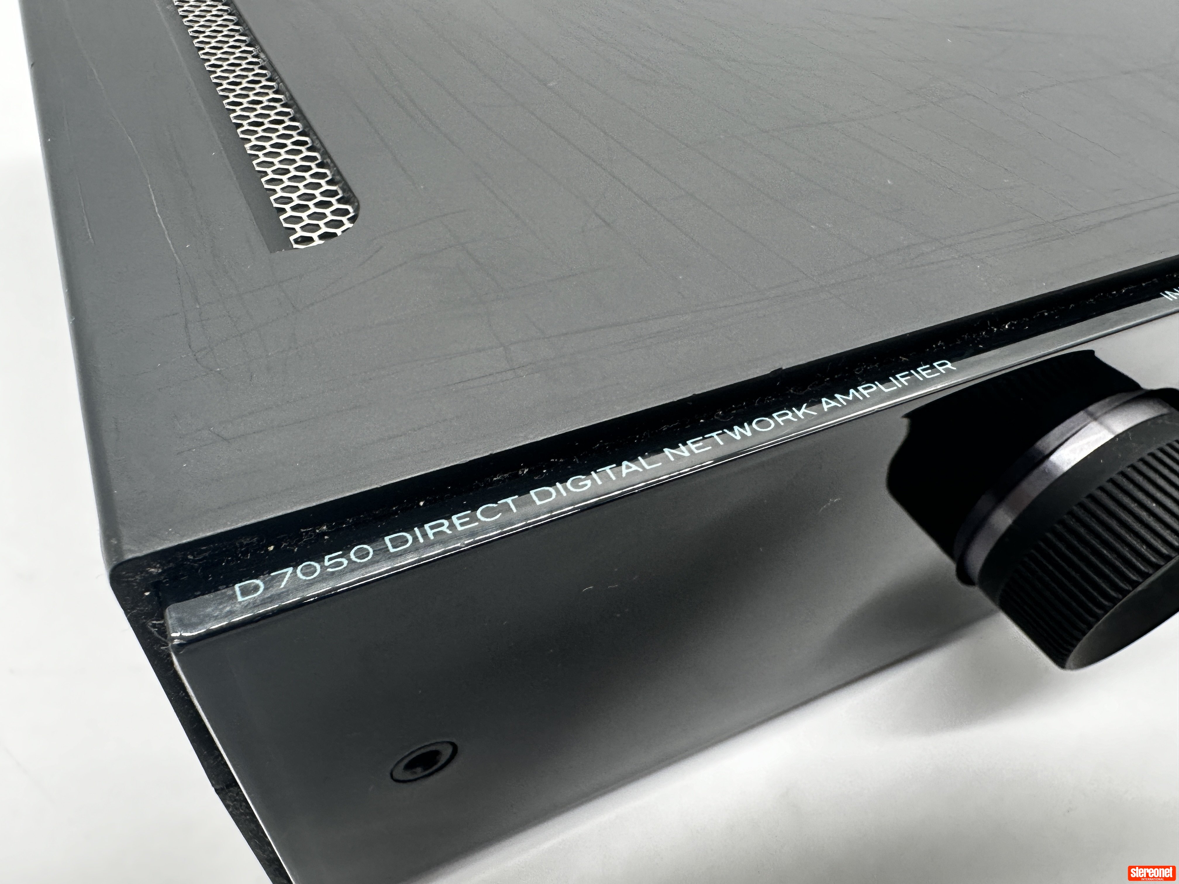 NAD Electronics D7050 Integrated Amplifier (Solid State) - Integrated ...