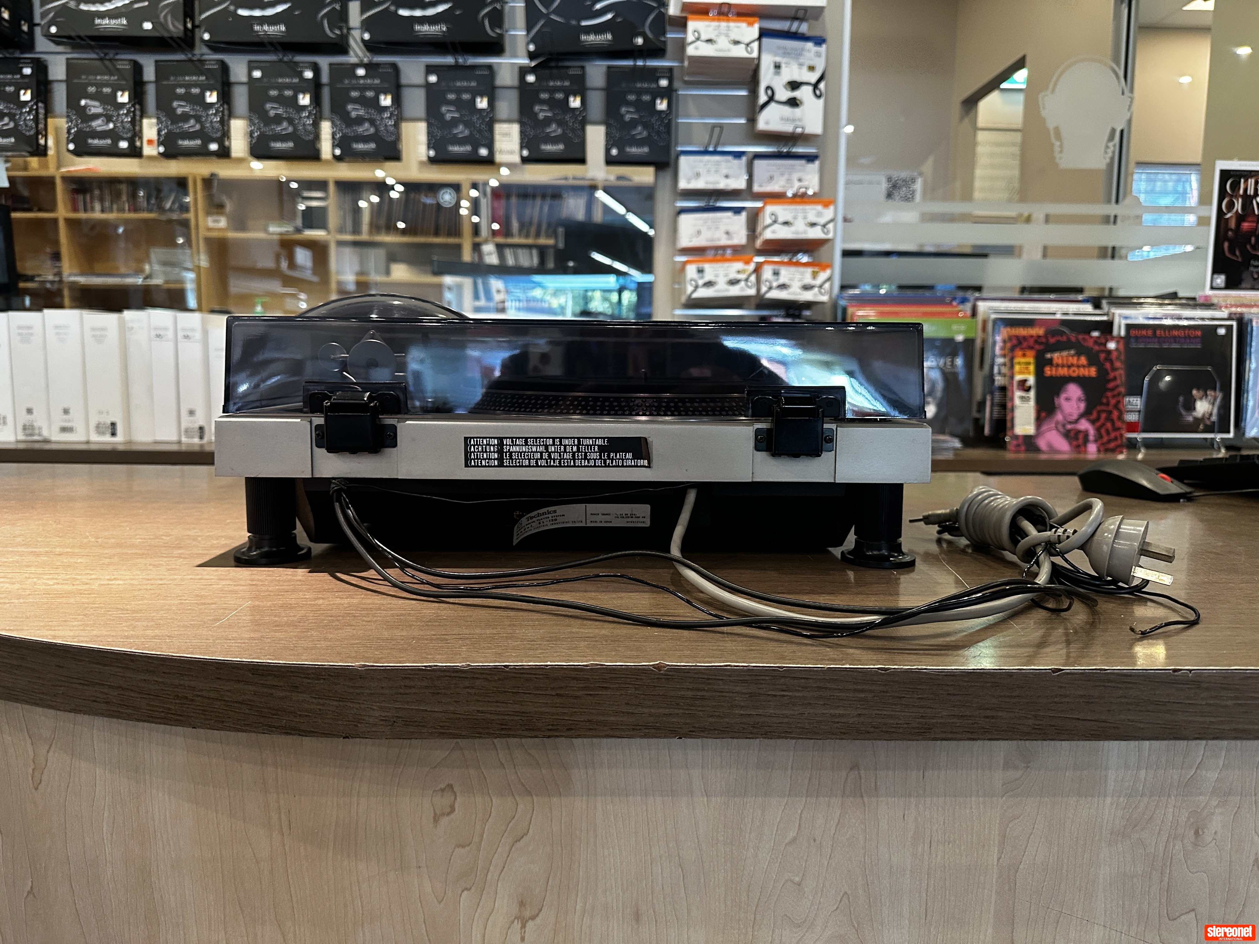 Technics SL 120 Turntable - Turntables & Record Players - StereoNET