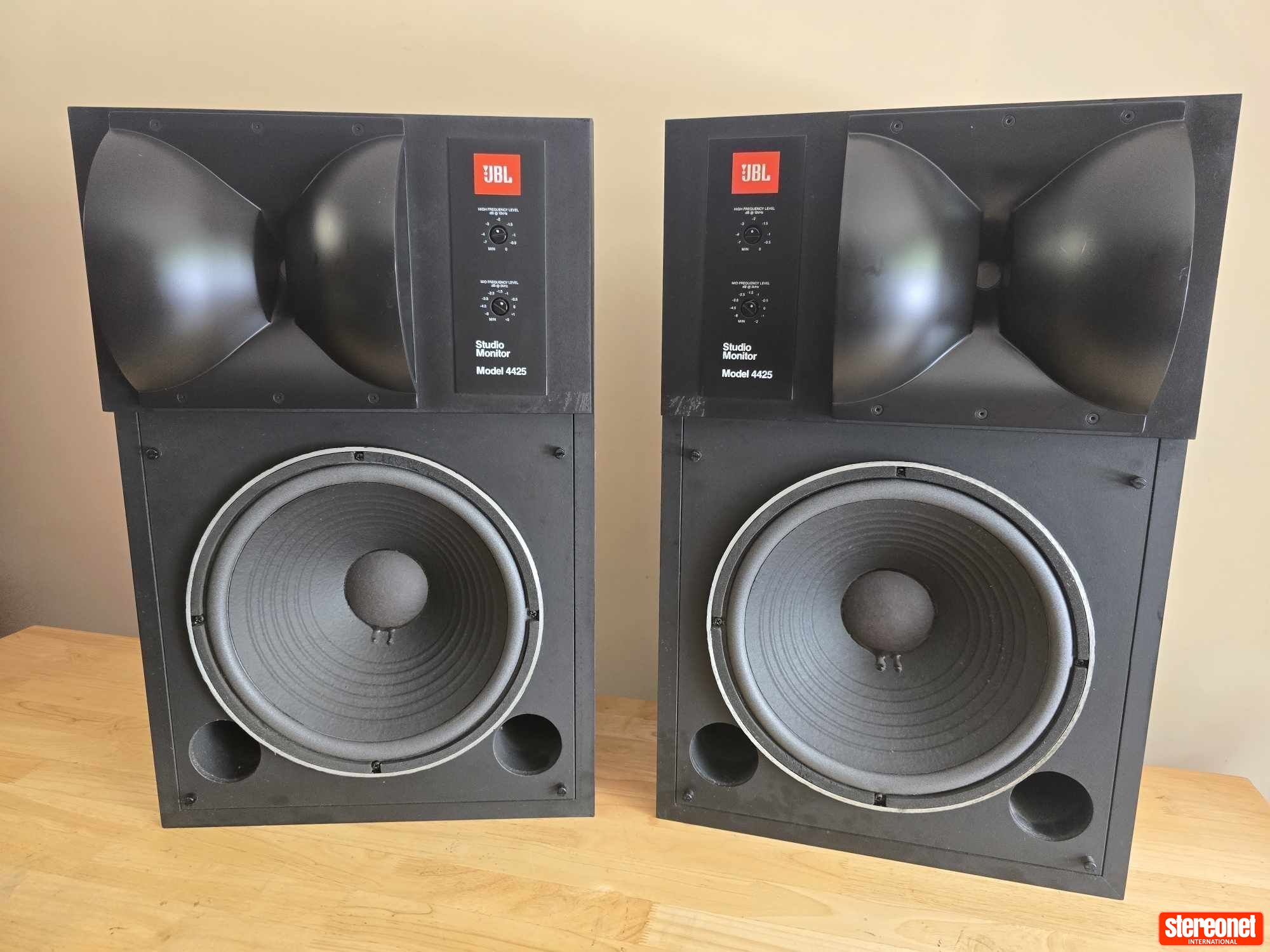 JBL 4425 Floorstanding Loudspeakers - Floorstanders & Large Monitors ...