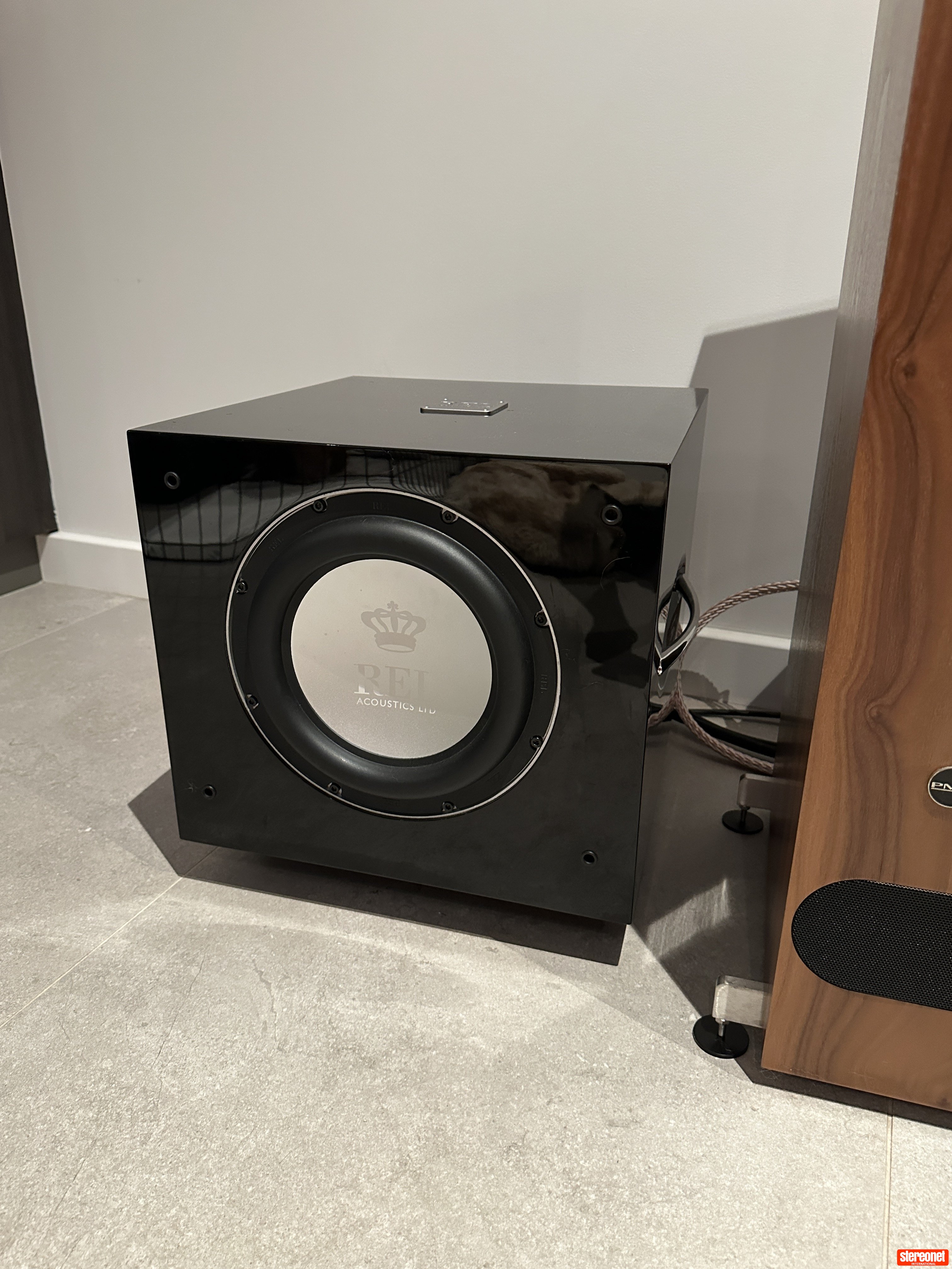 REL Acoustics S510 Subwoofer (Active / Powered) |﻿ Floorstanders ...