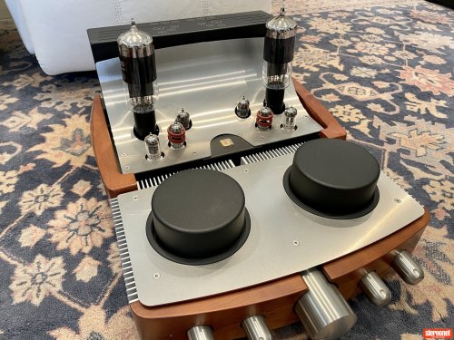 Unison Research Reference Series Pre / Power Combination - Power ...