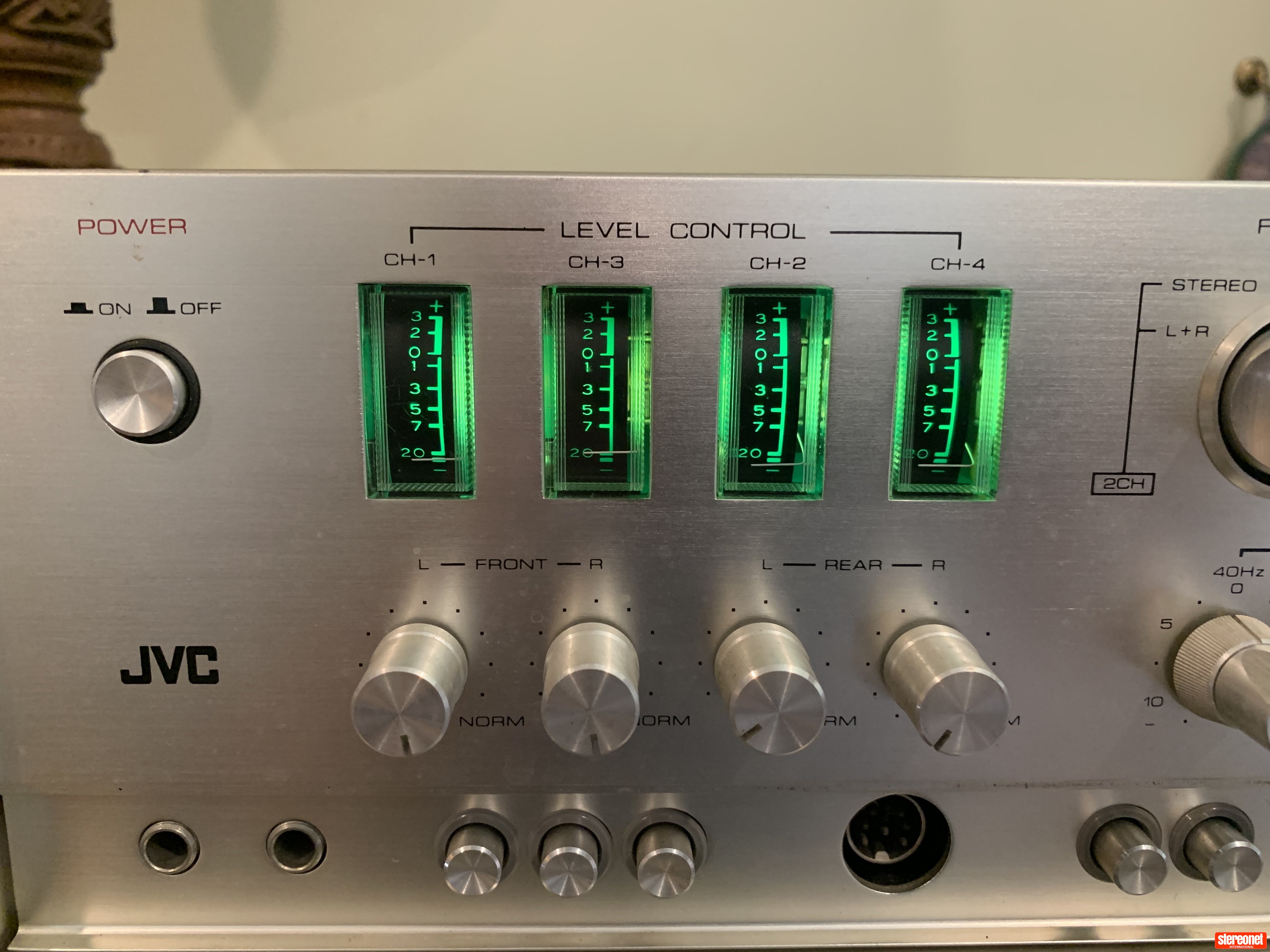 JVC JVC 4VN-990 Integrated Amplifier (Solid State) - Integrated ...