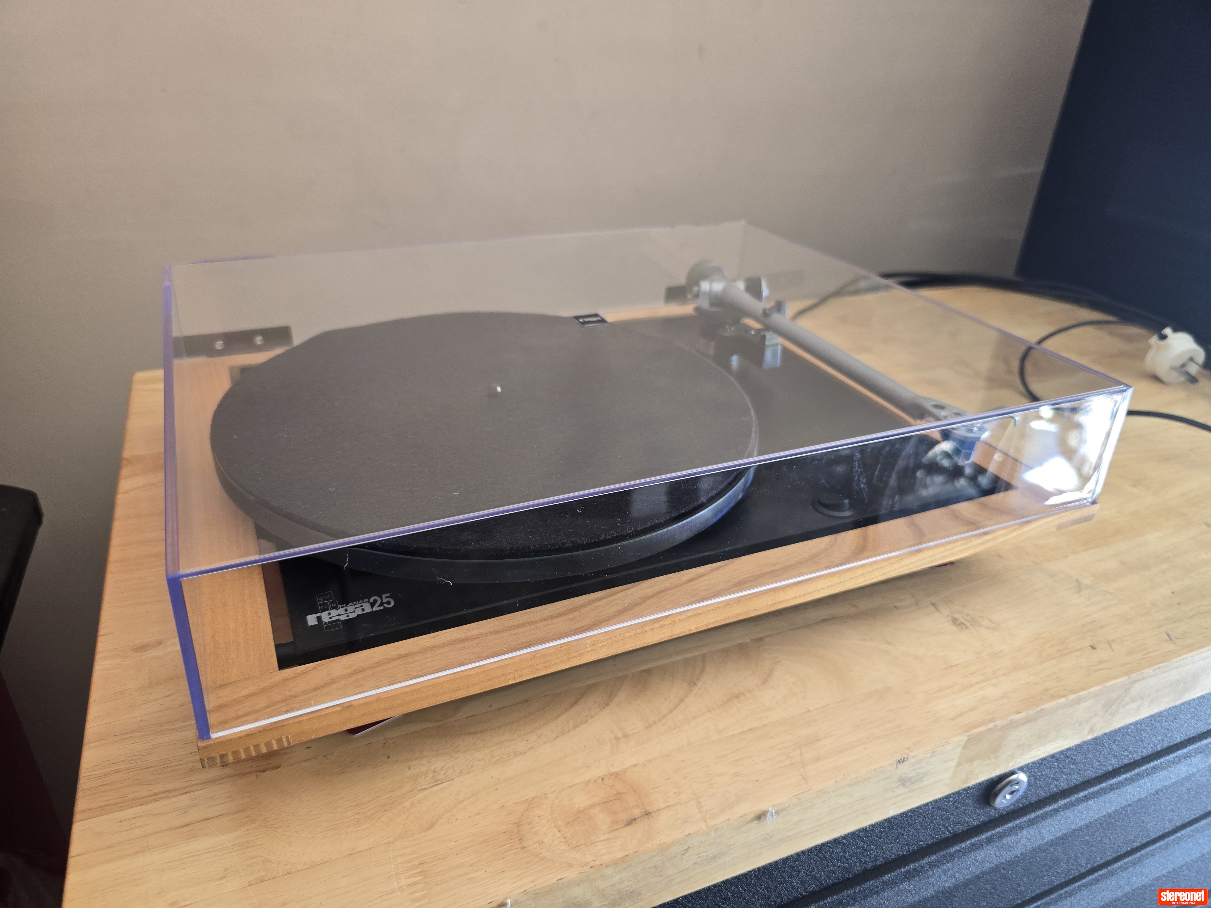 Rega Planar 25 Turntable - Turntables & Record Players - StereoNET