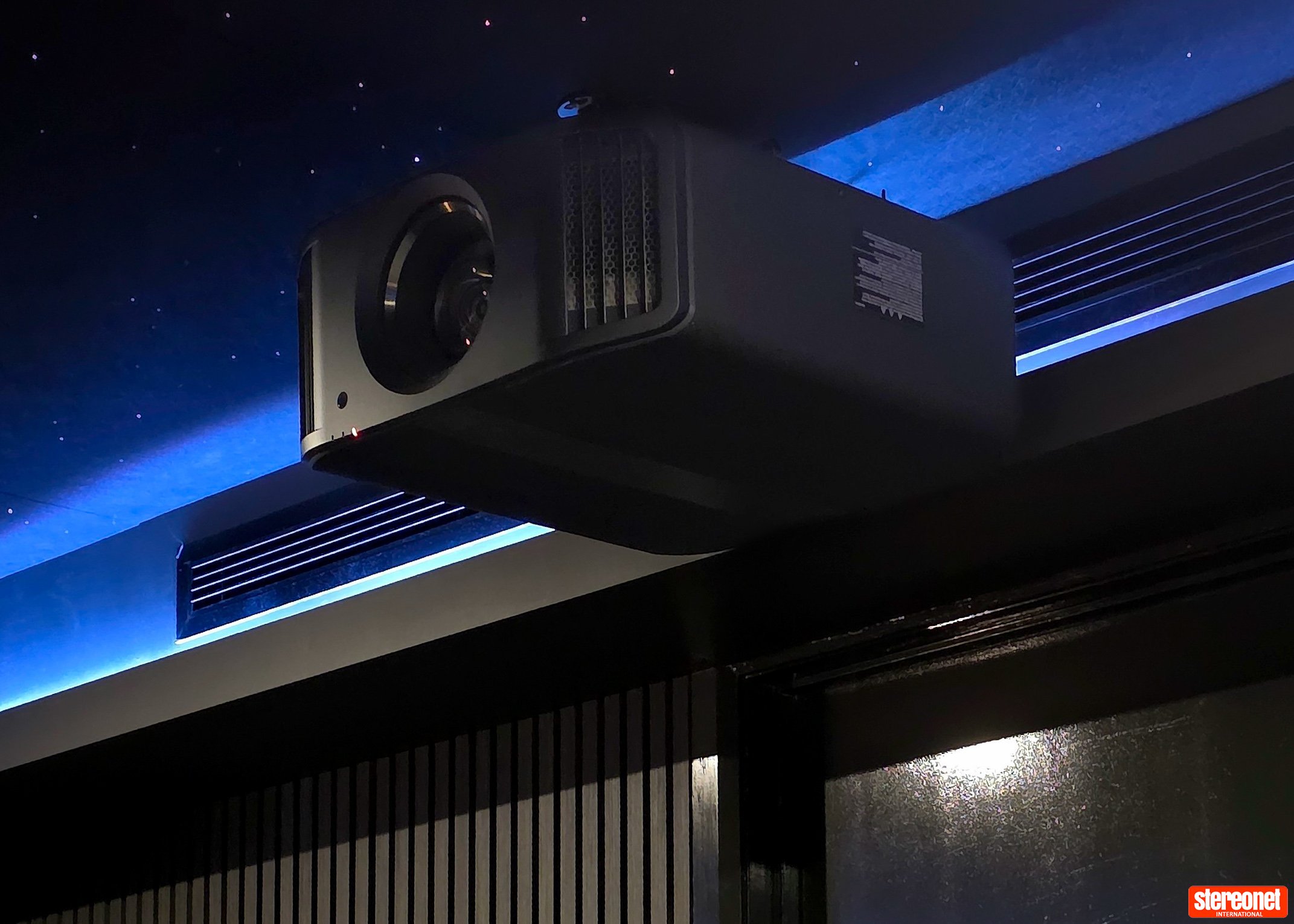 JVC NX7 / DLA-N7 Projector - Projectors & Screens - StereoNET