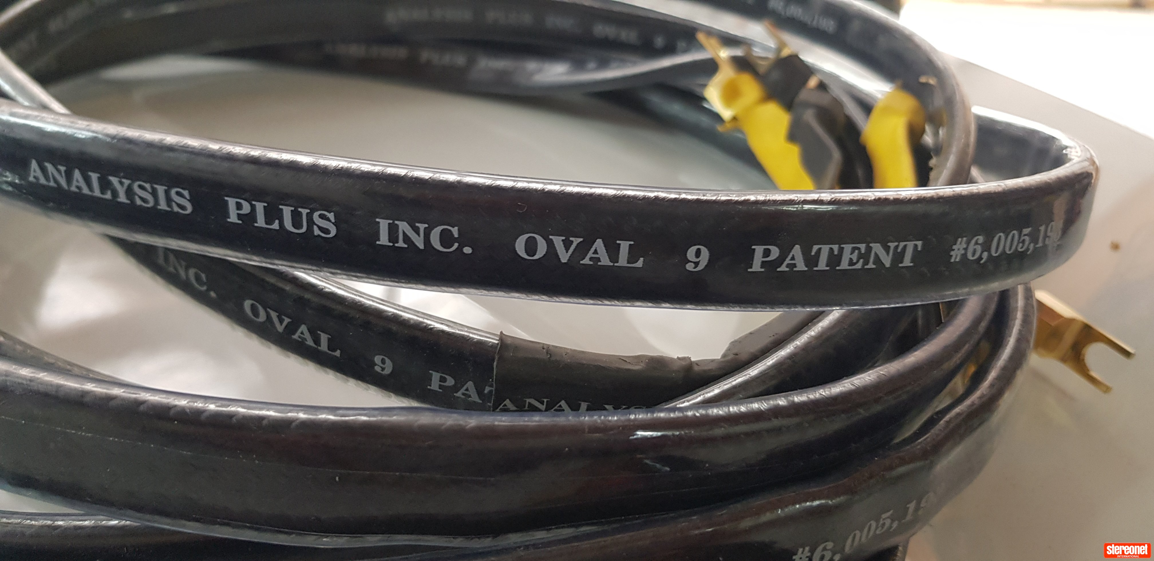 Analysis Plus Oval 9 Speaker Cables - Speaker Cables - StereoNET