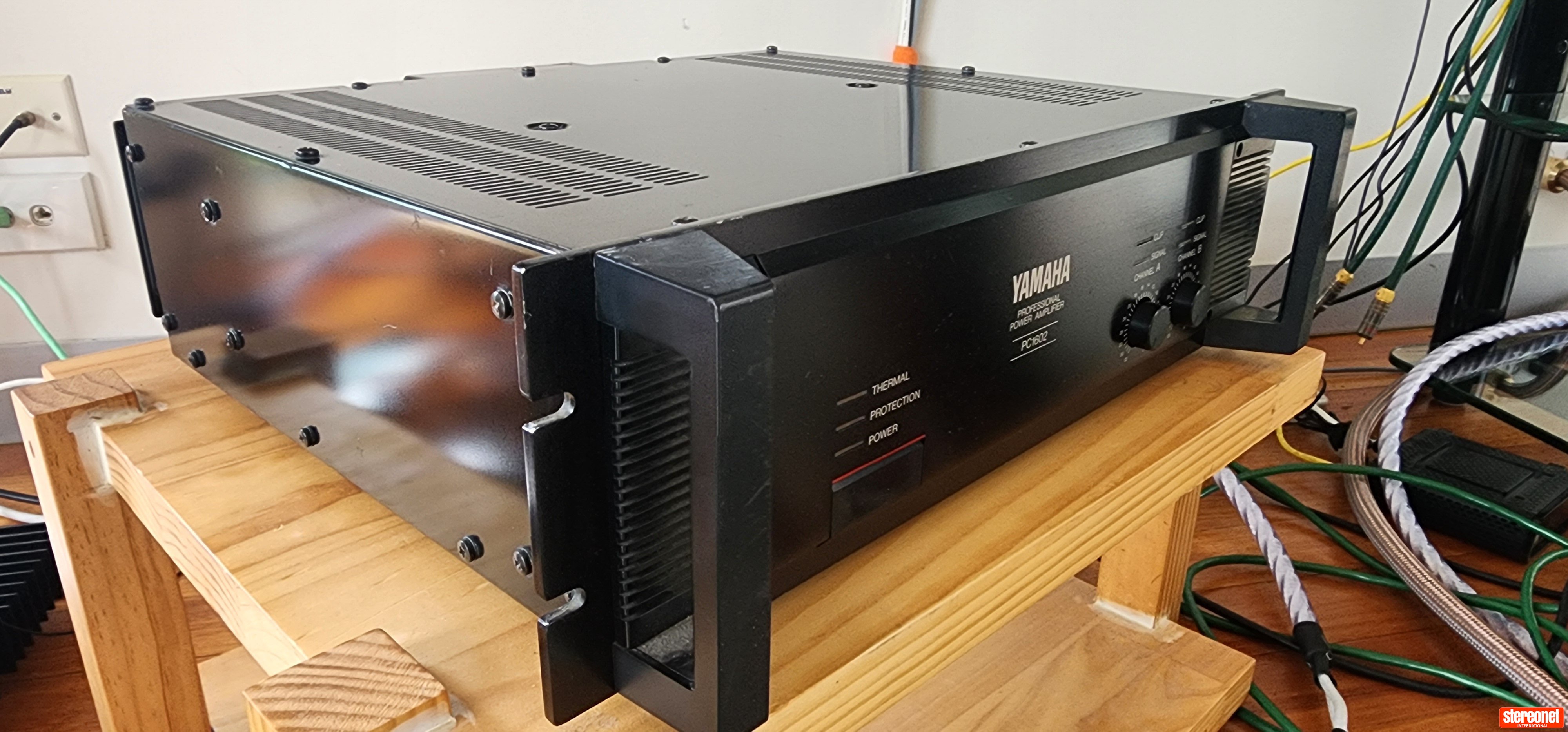 Yamaha PC1602 Power Amplifier - Power Amplifiers - StereoNET
