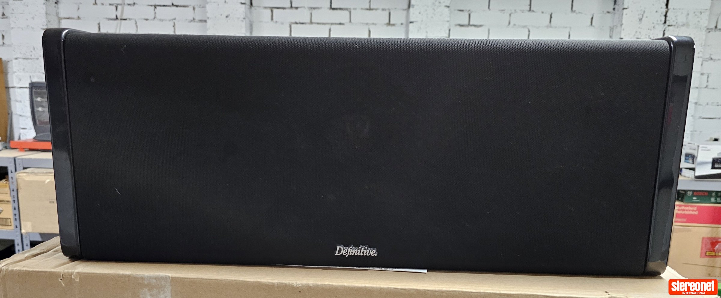 Definitive Technology CLR 2000 Centre Speaker - Installed / Surround ...