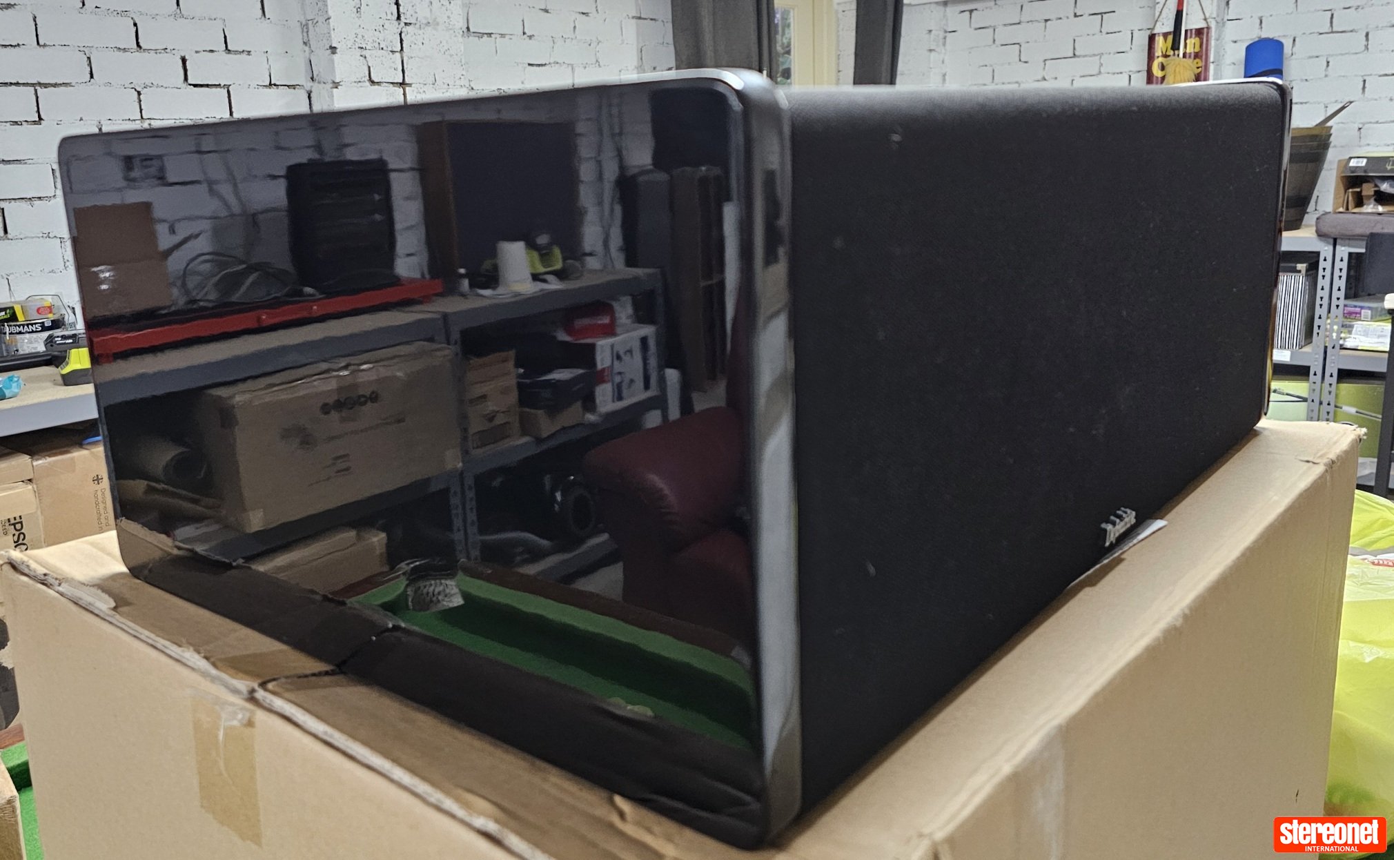 Definitive Technology CLR 2000 Centre Speaker - Installed / Surround ...