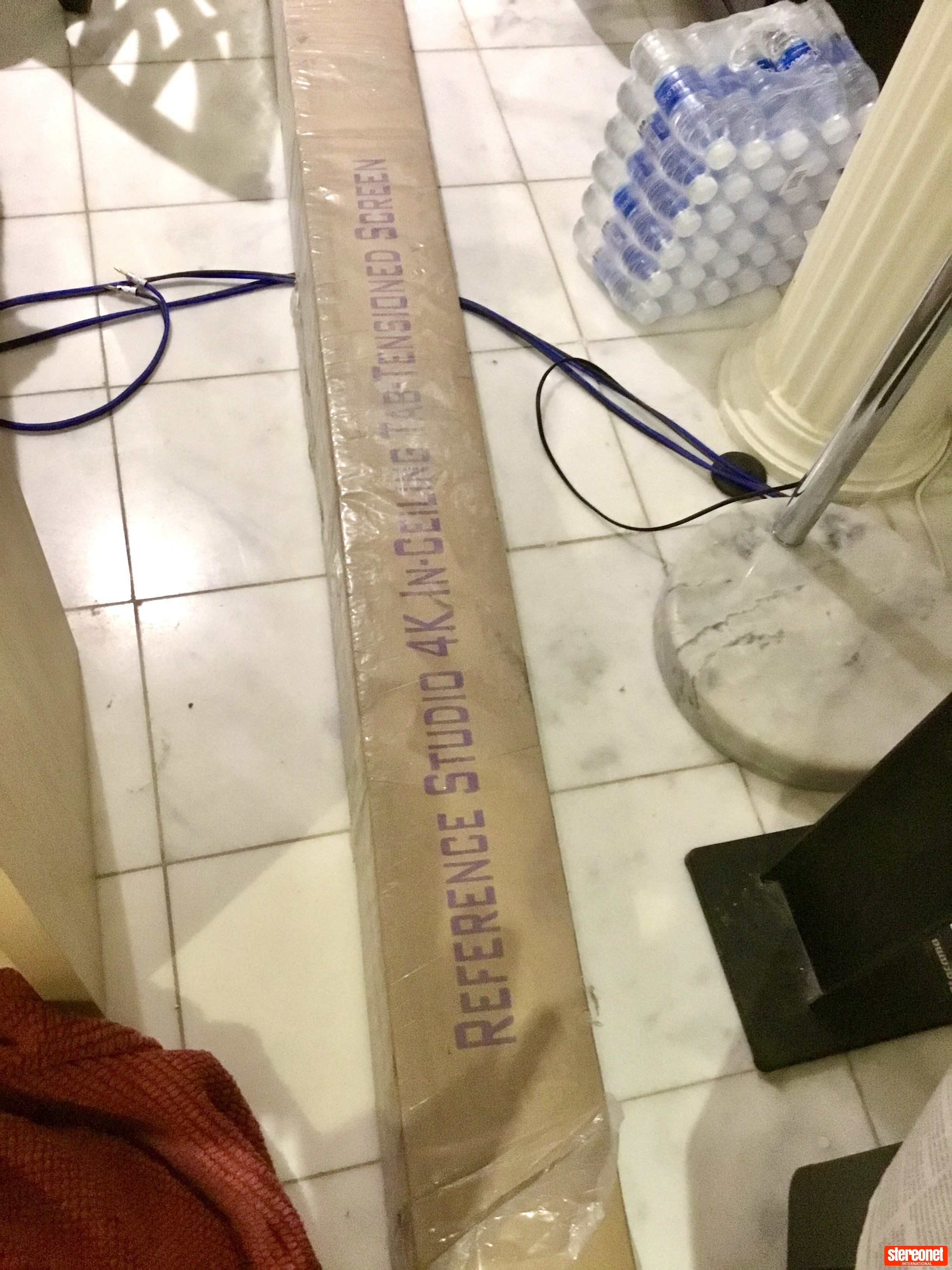 Elite Reference Studio Projector Screen - Projectors & Screens - StereoNET