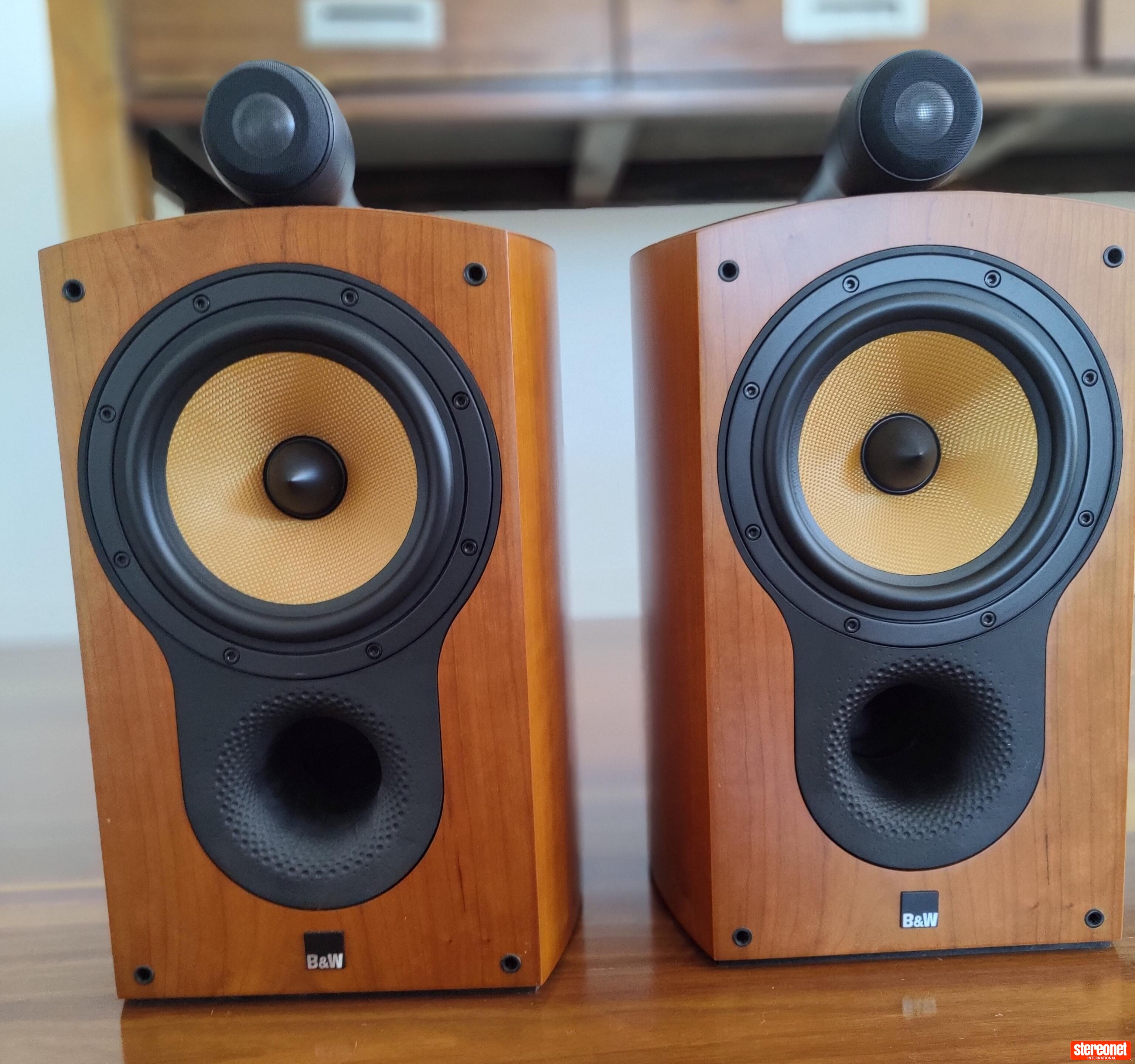 Bowers & Wilkins B&W 805S Bookshelf Loudspeakers - Bookshelf & Small Monitors - StereoNET