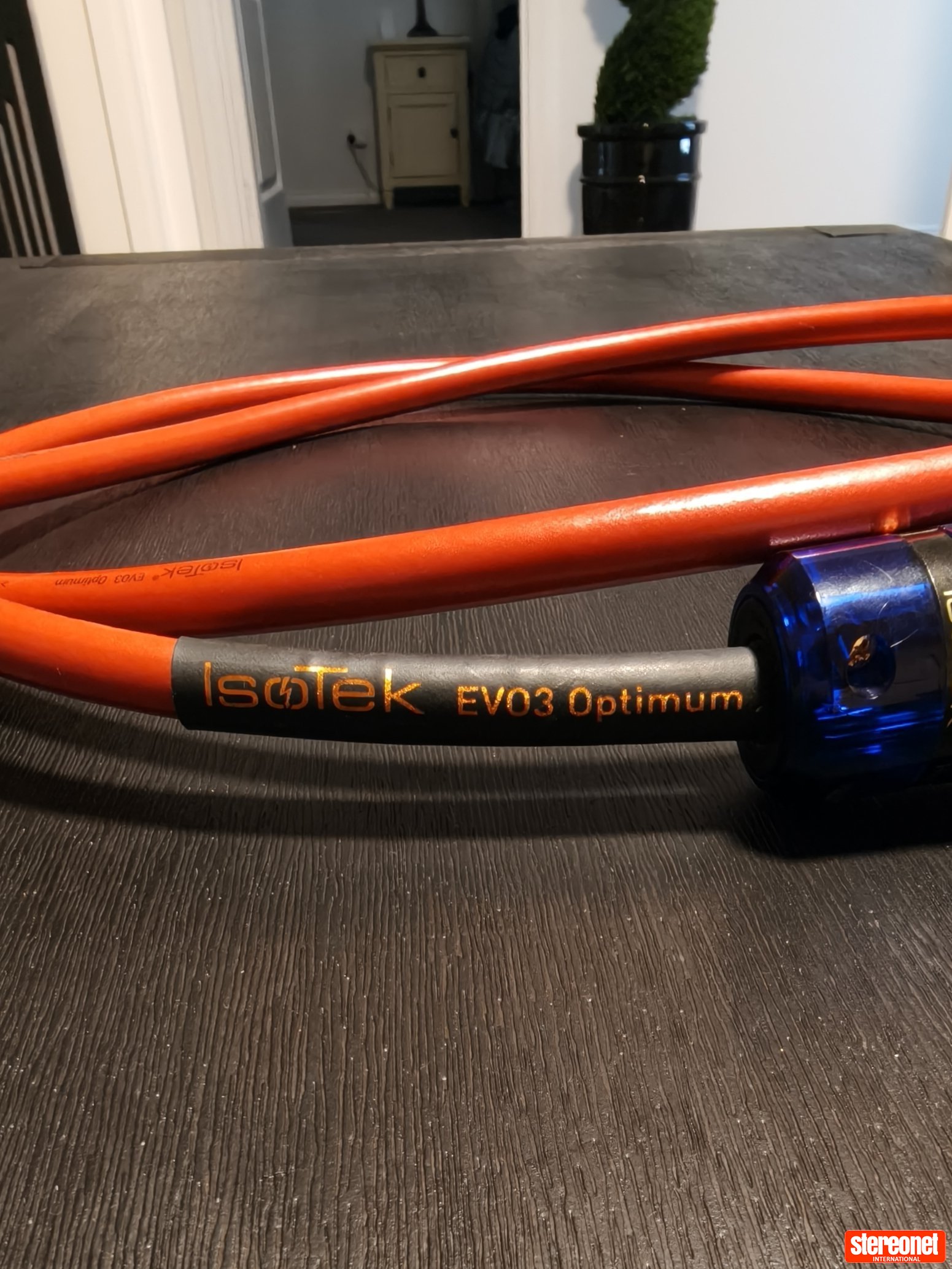 IsoTek Evo 3 Optimum Power Cable - Power Cables - StereoNET