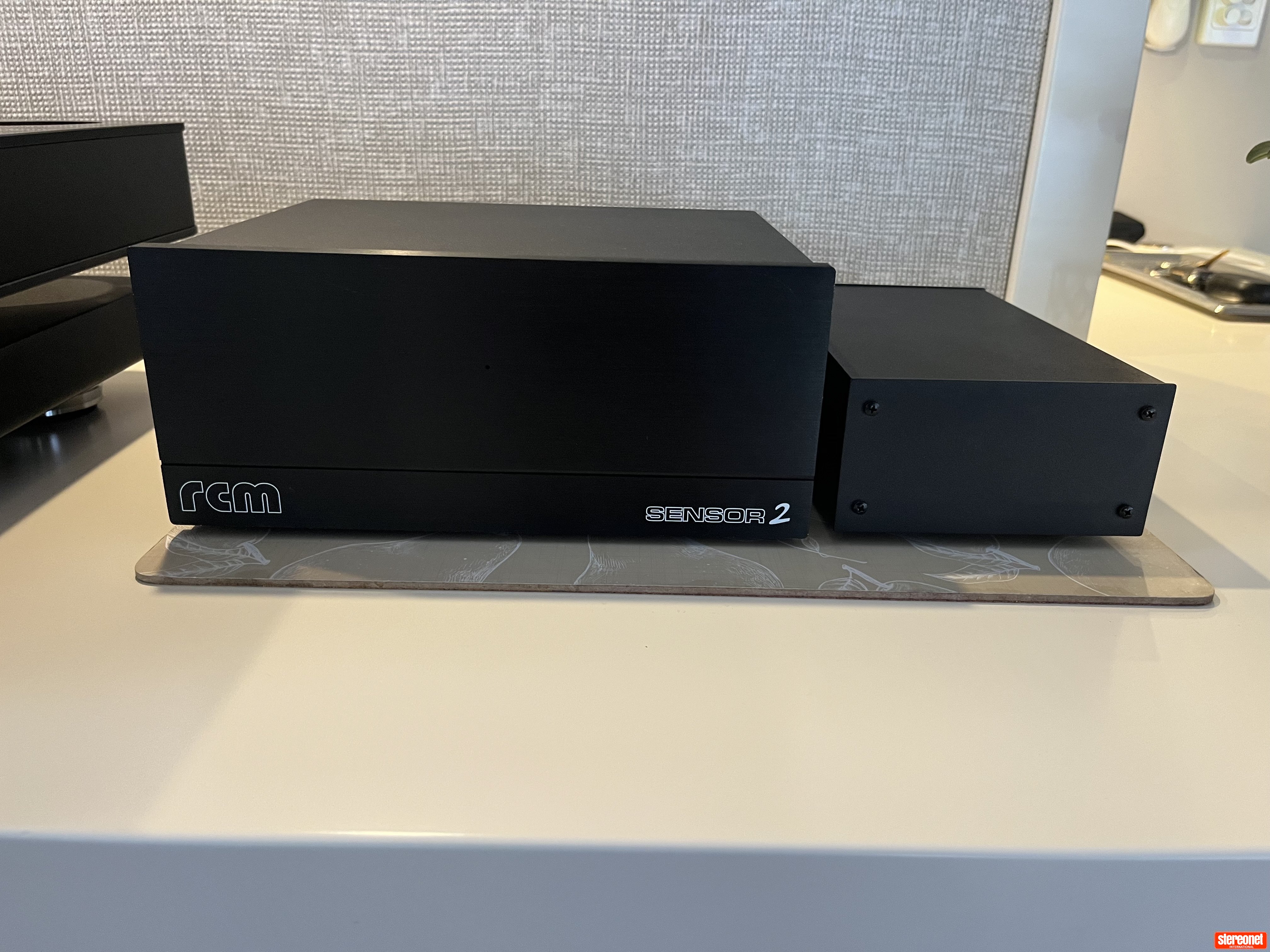 RCM Audio Sensor 2 Phono Preamplifier - Phono Amplifiers - StereoNET