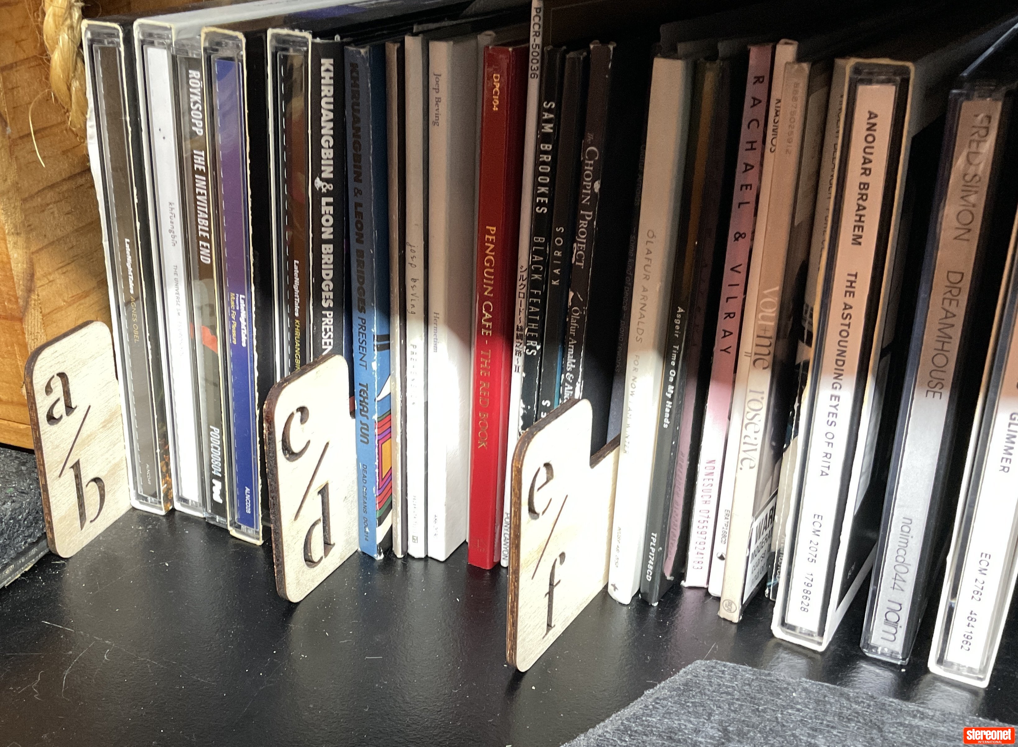 Timber CD Dividers - CD / SACD - StereoNET