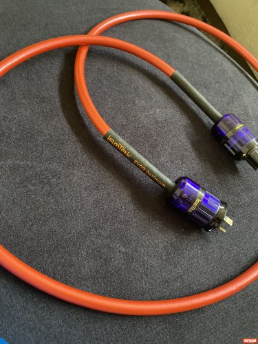 IsoTek Evo3 Optimum Power Cable - Power Cables - StereoNET