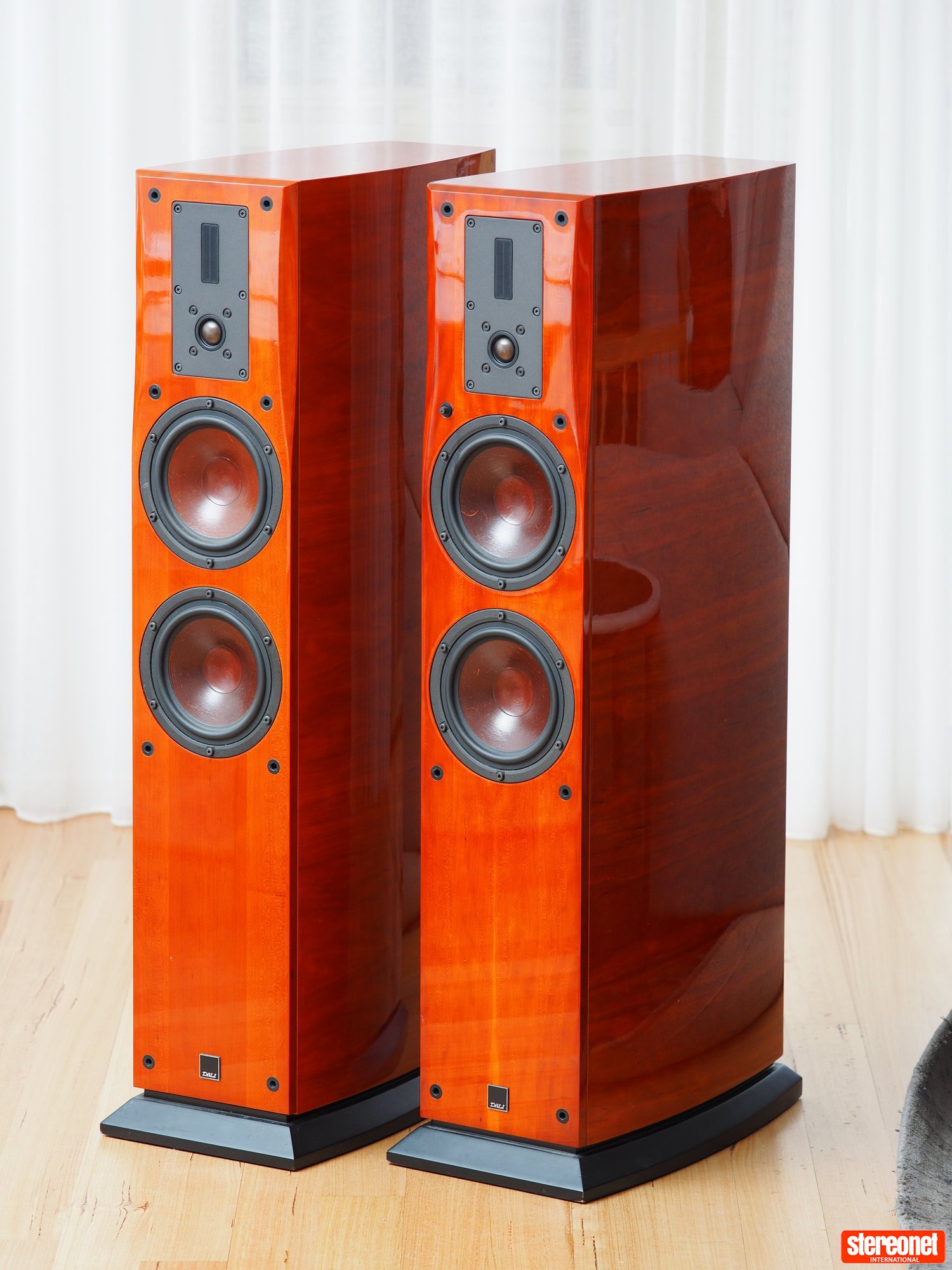 DALI Helicon 400 Floorstanding Loudspeakers - Floorstanders & Large ...