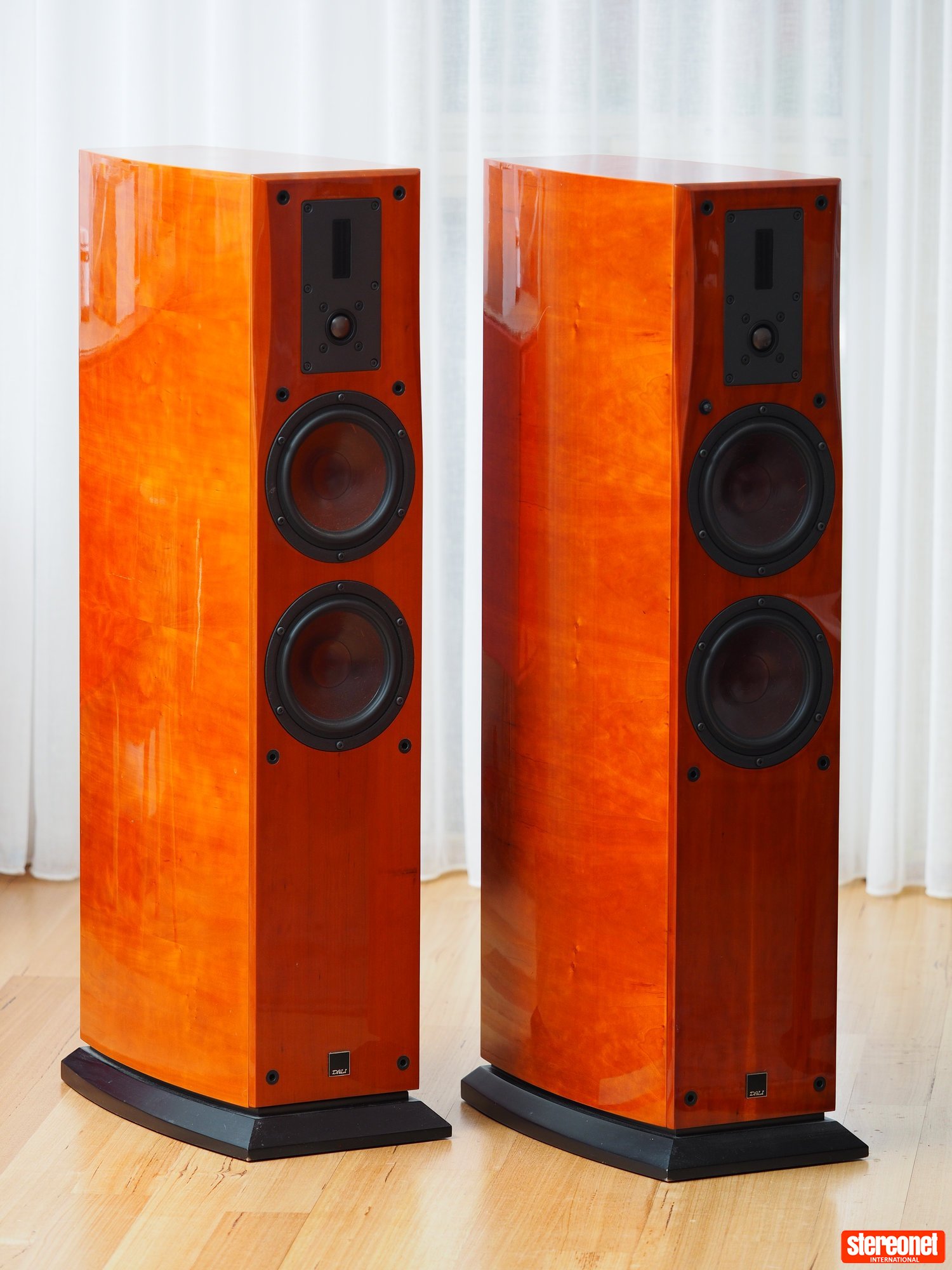 DALI Helicon 400 Floorstanding Loudspeakers - Floorstanders & Large ...