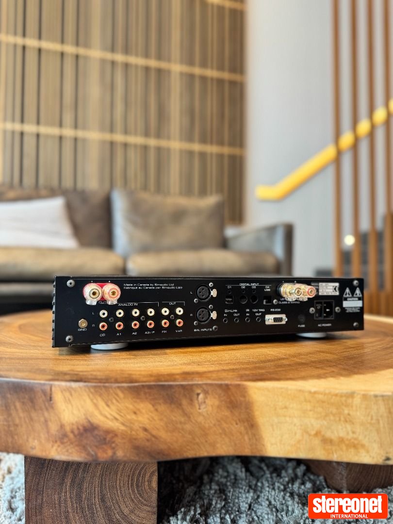 Simaudio Moon 340i Integrated Amplifier (Solid State) - Integrated ...