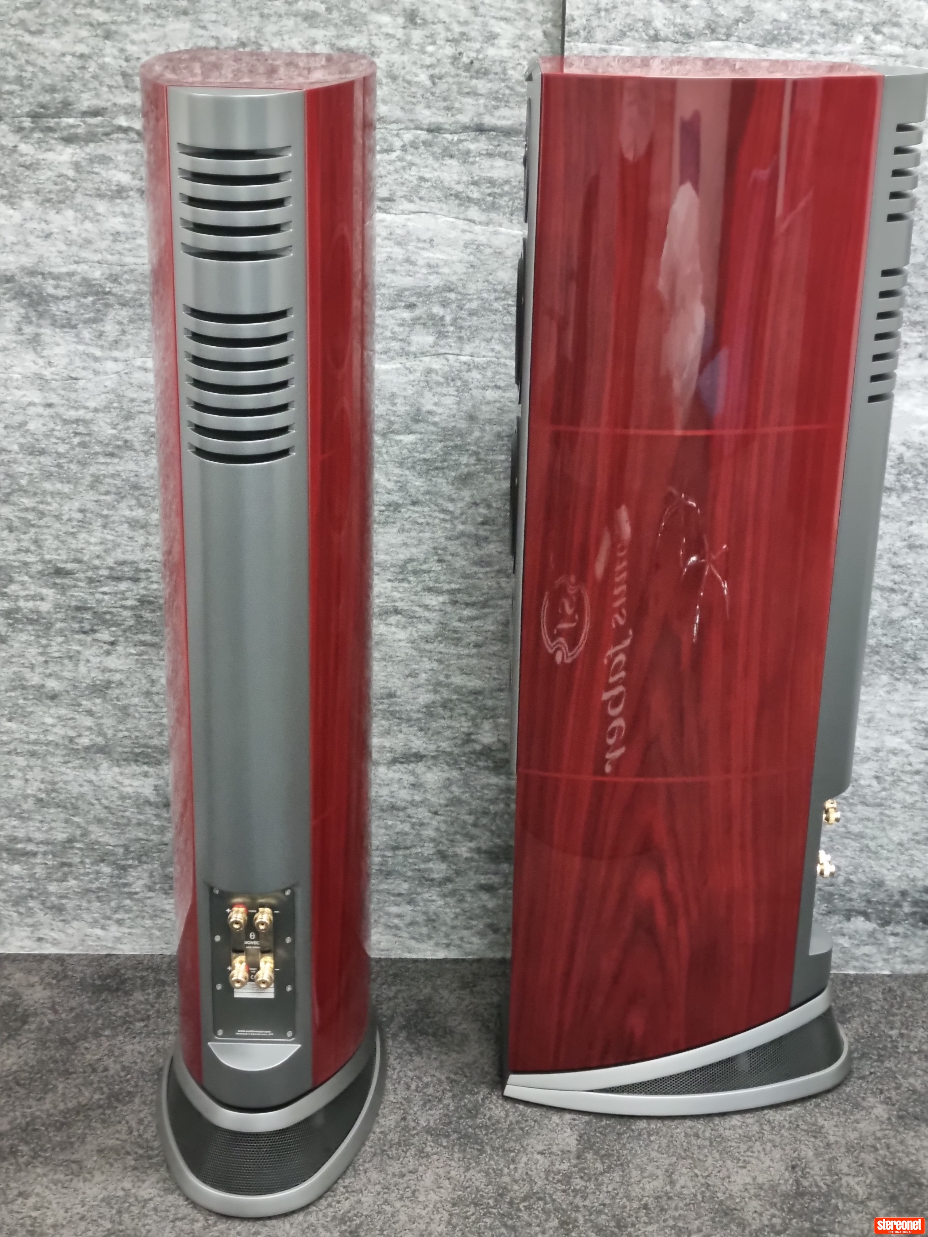 Audiovector R6 Signature Floorstanding Loudspeakers - Floorstanders ...