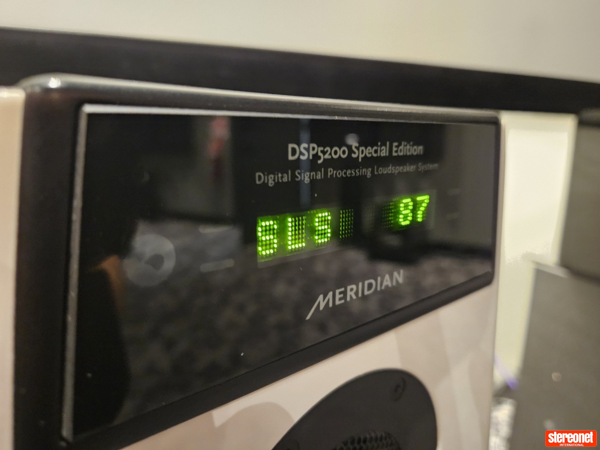 Meridian Audio DSP5200SE Floorstanding Loudspeakers - Floorstanders ...