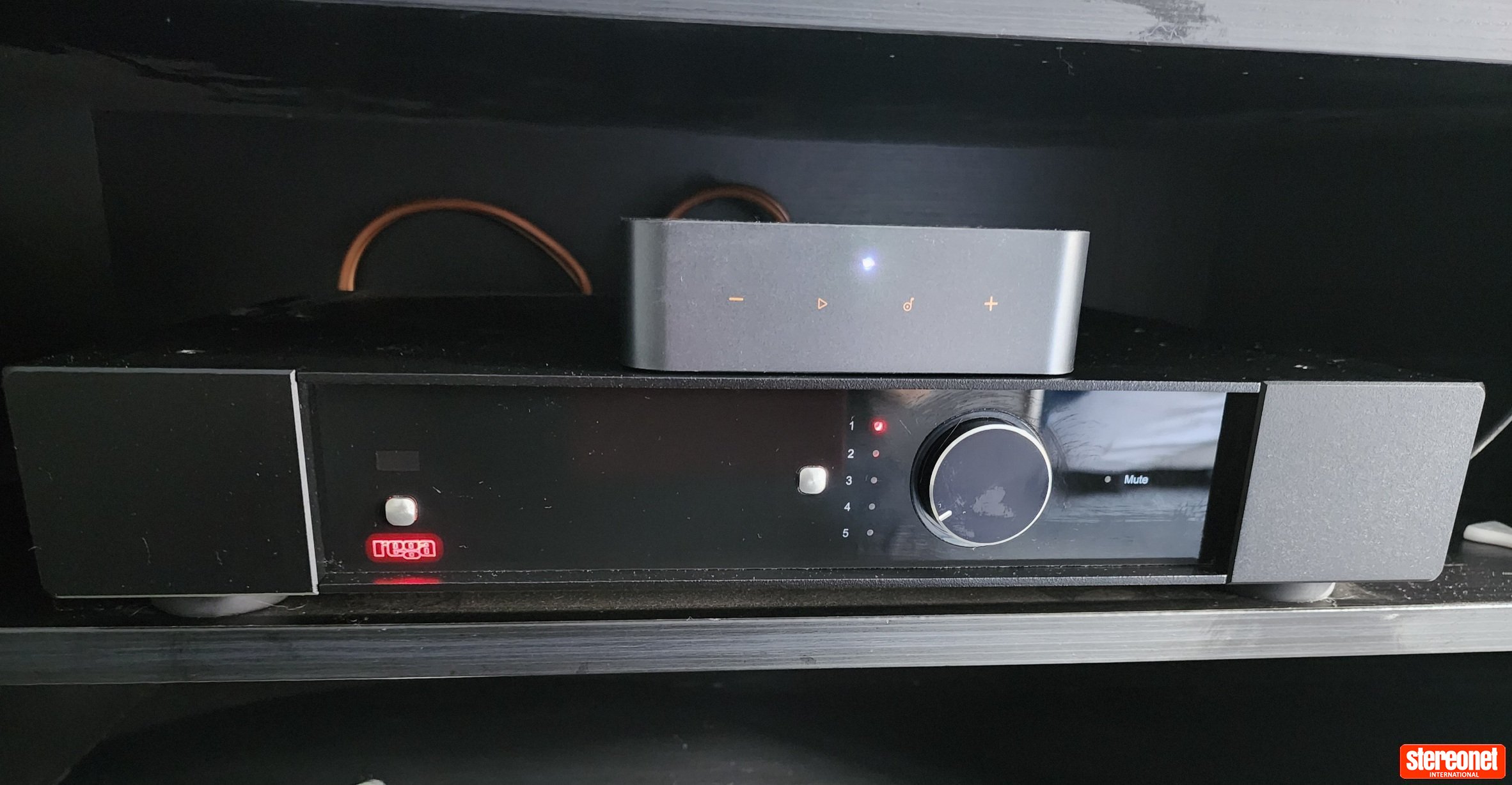 Rega Elex-r Integrated Amplifier (Solid State) - Integrated Amplifiers - StereoNET