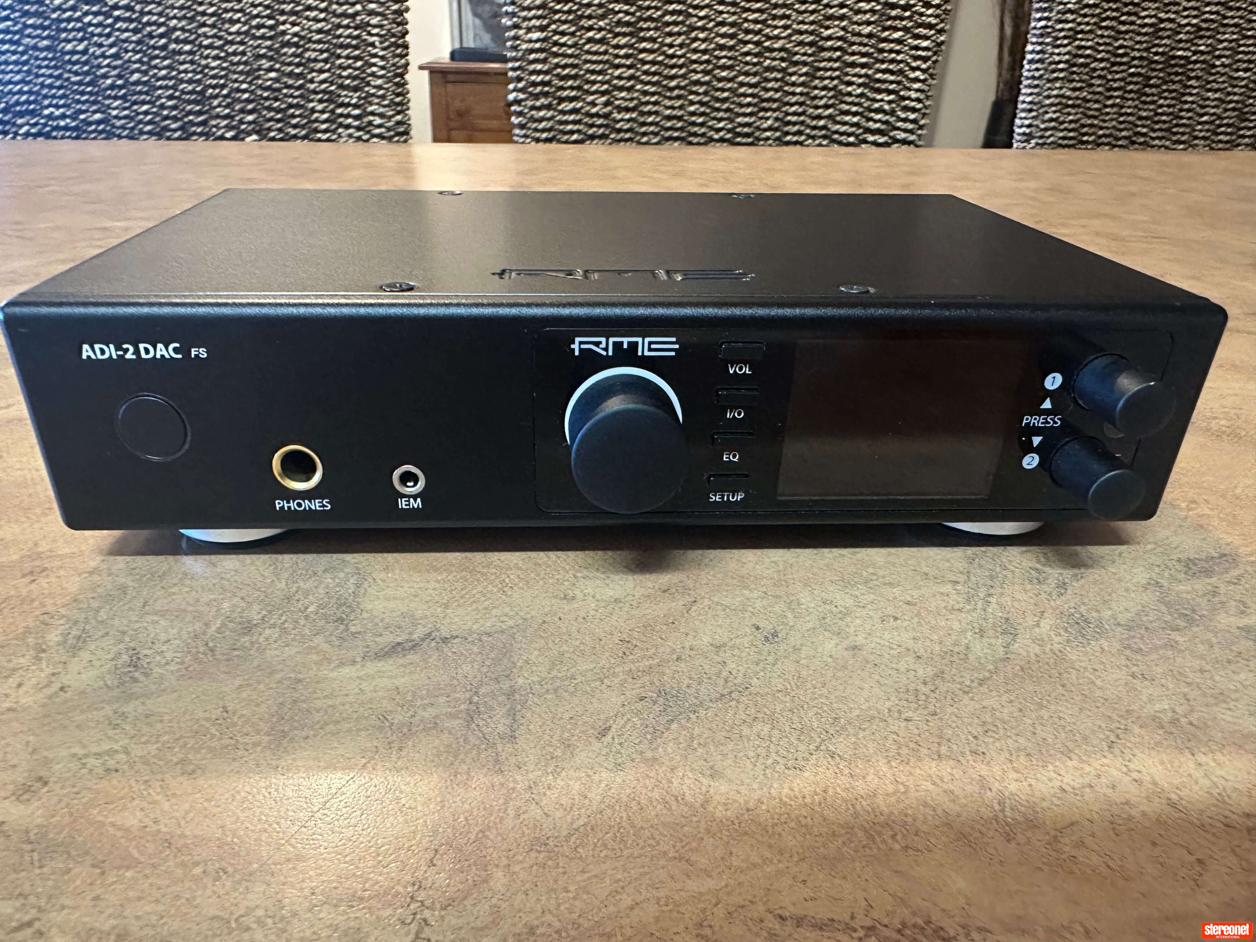 RME ADI-2 DAC FS Headphone Amplifier (with DAC) - DACs and Streamers ...