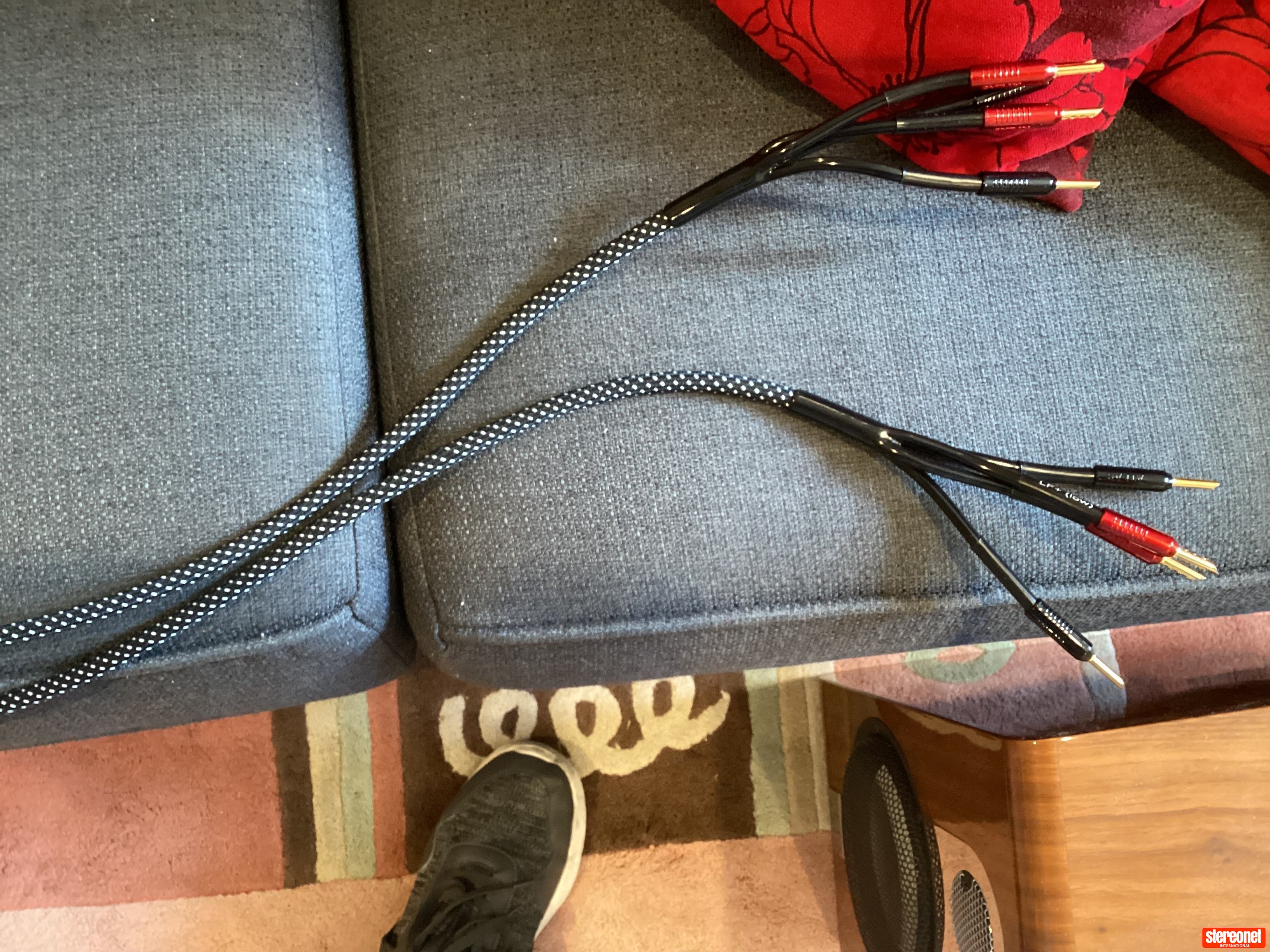 Atlas Cables Hyper Achromatic Speaker Cables - Speaker Cables - StereoNET