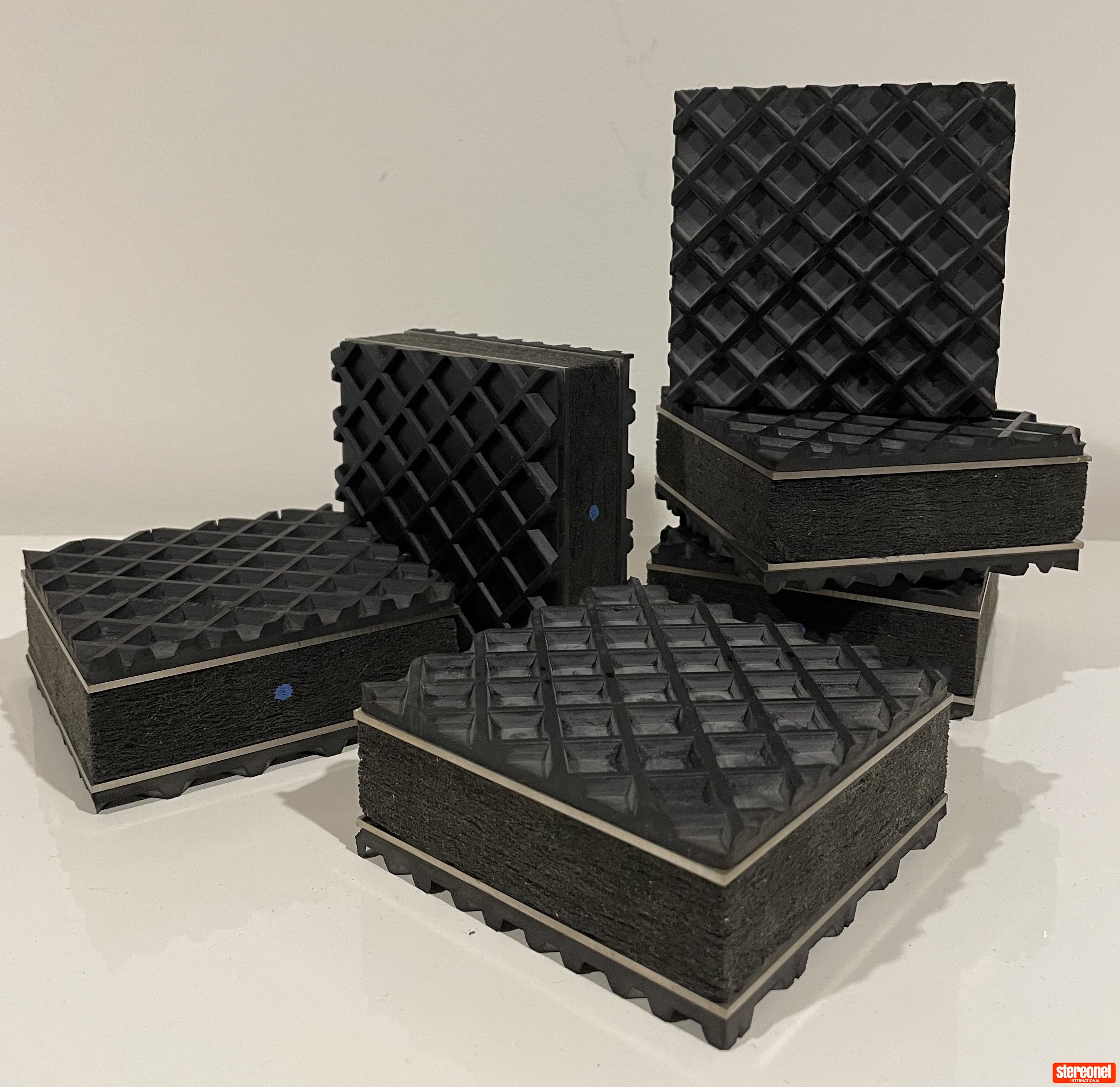 AV Room Service 4”HD Isolation Footers - Tweaks / Tuning - StereoNET