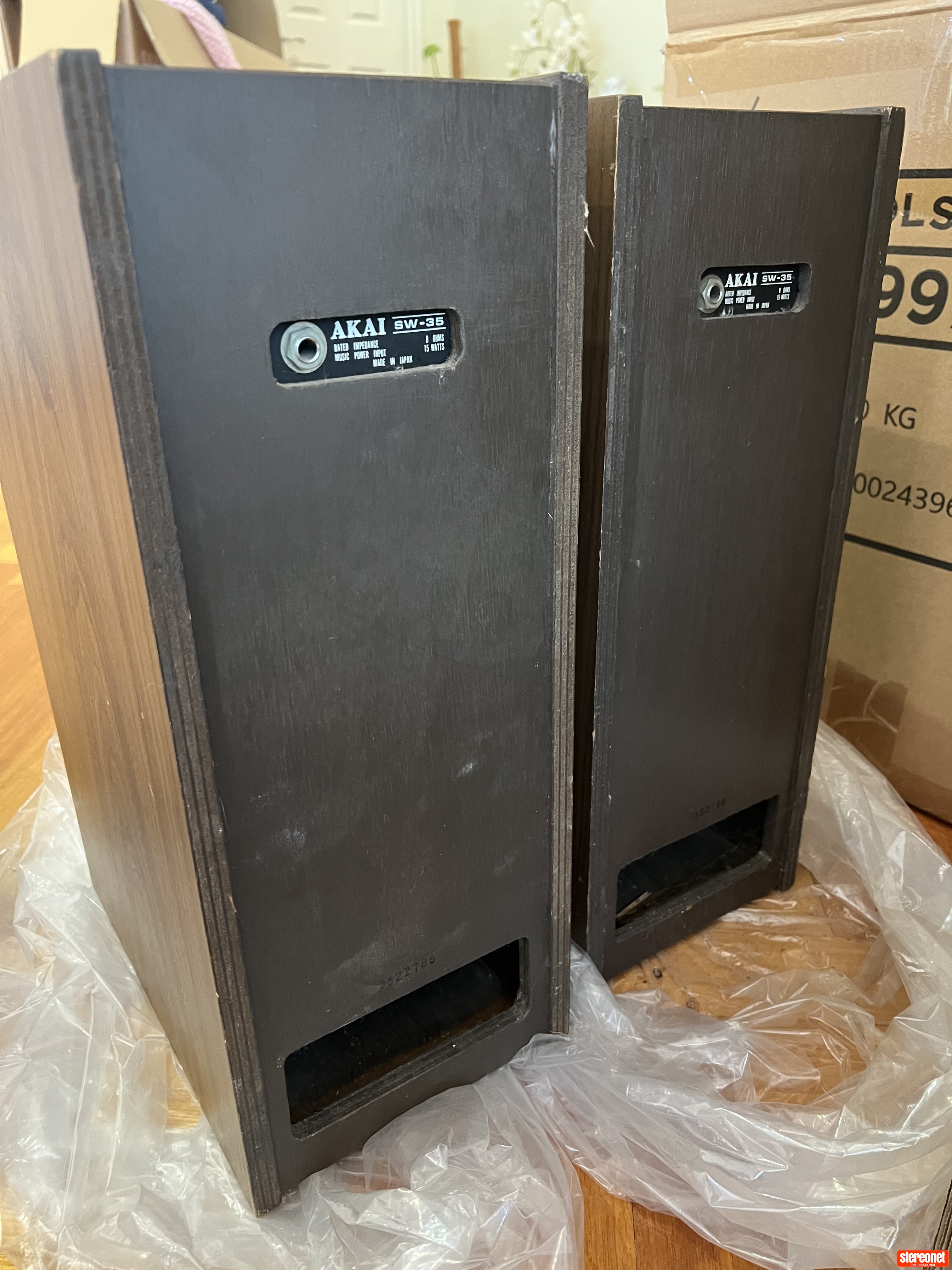 Akai SW-35 Bookshelf Loudspeakers - Bookshelf & Small Monitors - StereoNET