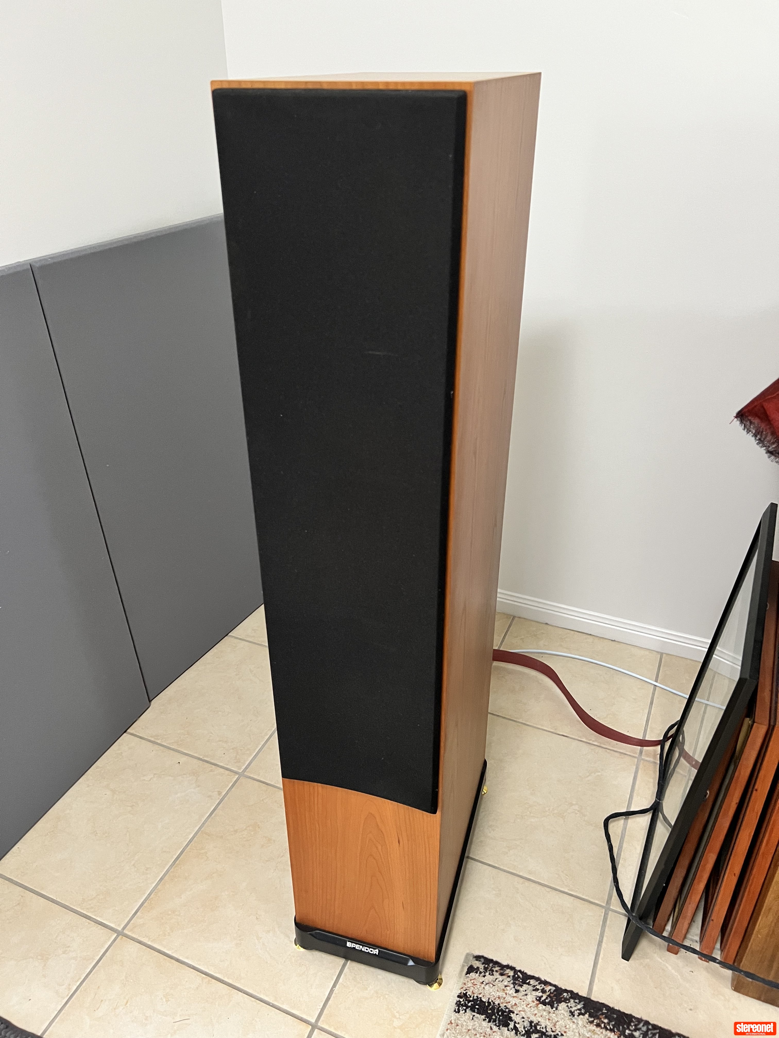 Spendor D9 Floorstanding Loudspeakers - Floorstanders & Large Monitors ...