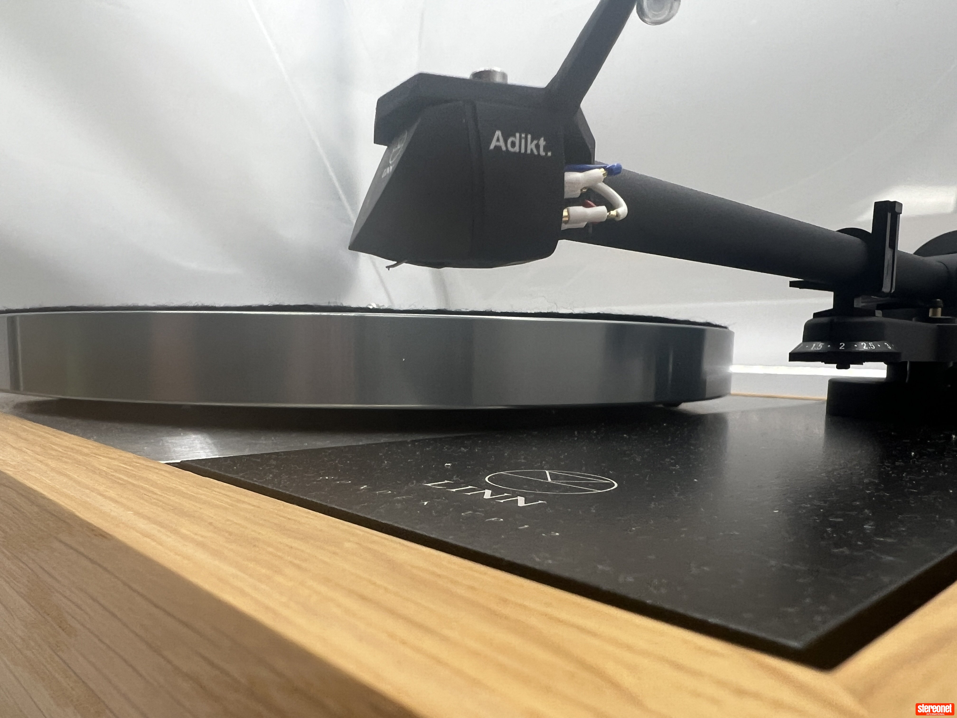 Linn Majik LP12 Turntable - Turntables & Record Players - StereoNET