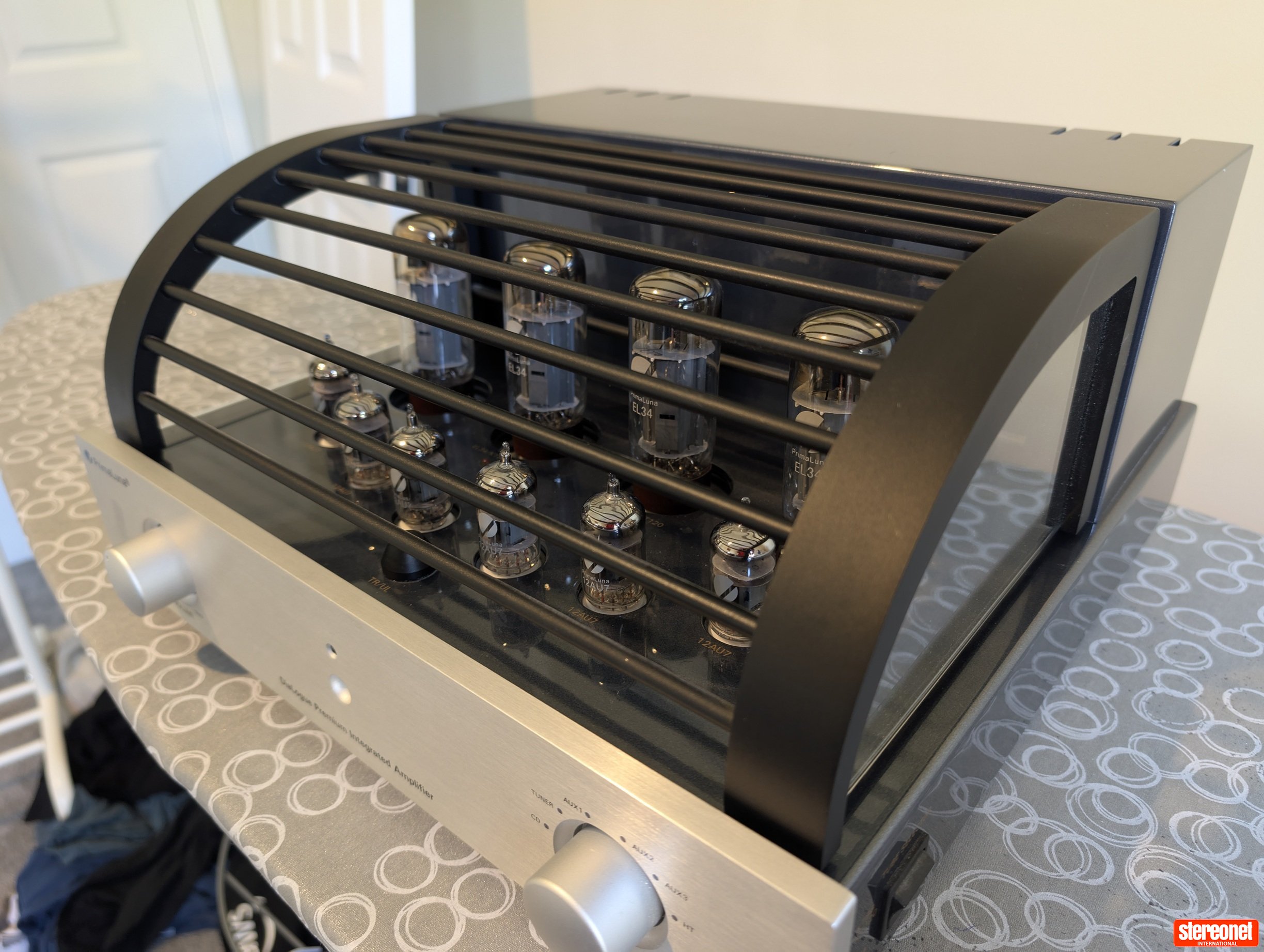 PrimaLuna Dialogue Premium Integrated Amplifier Integrated Amplifier ...