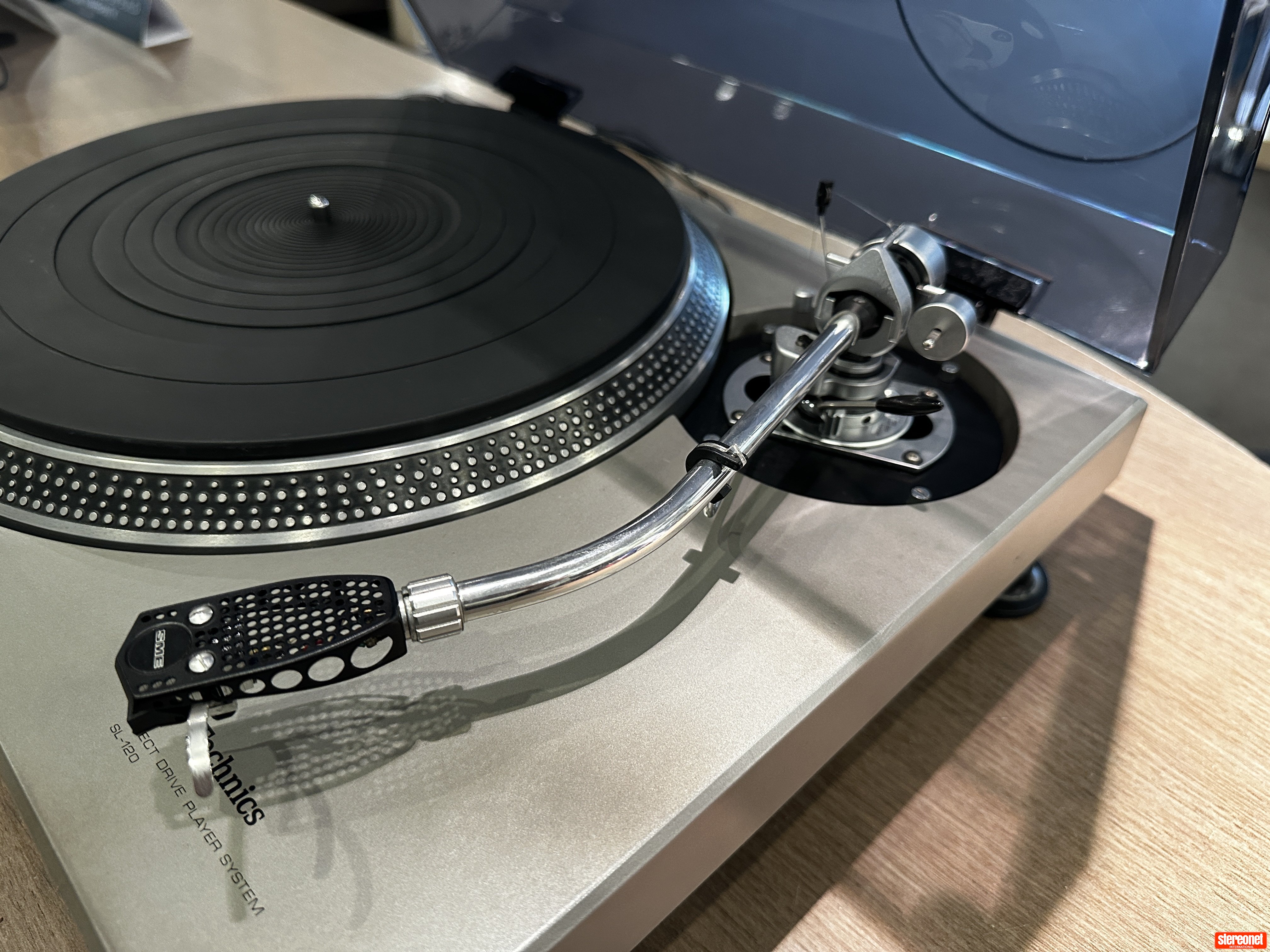 Technics SL 120 Turntable - Turntables & Record Players - StereoNET