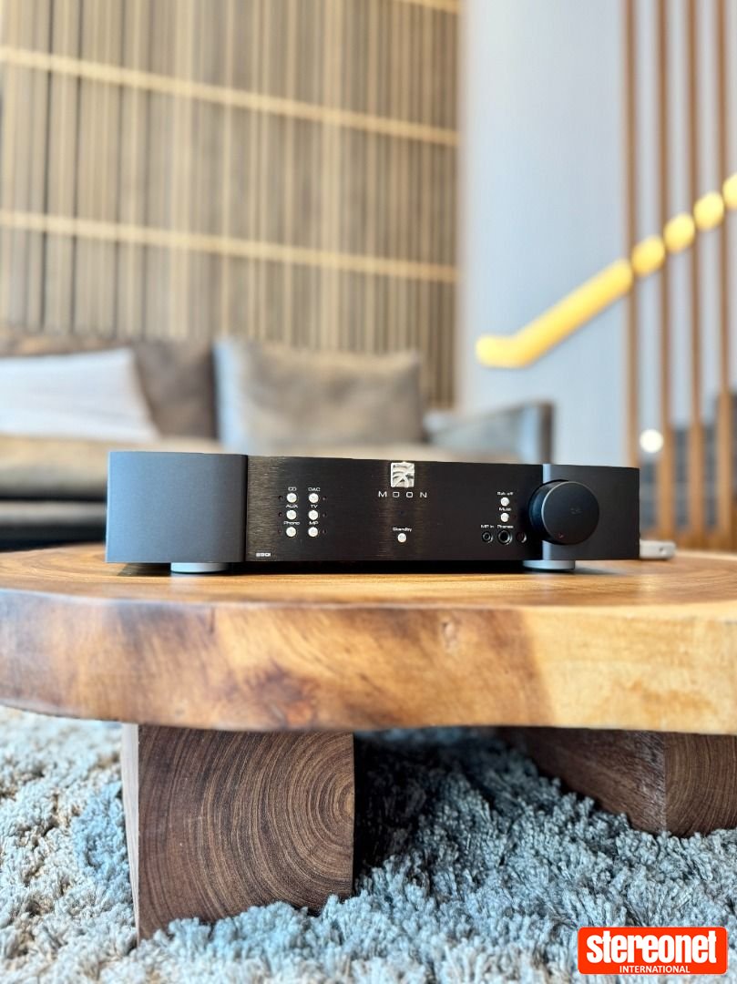 Simaudio Moon 250i V2 Integrated Amplifier (Solid State) - DACs and ...