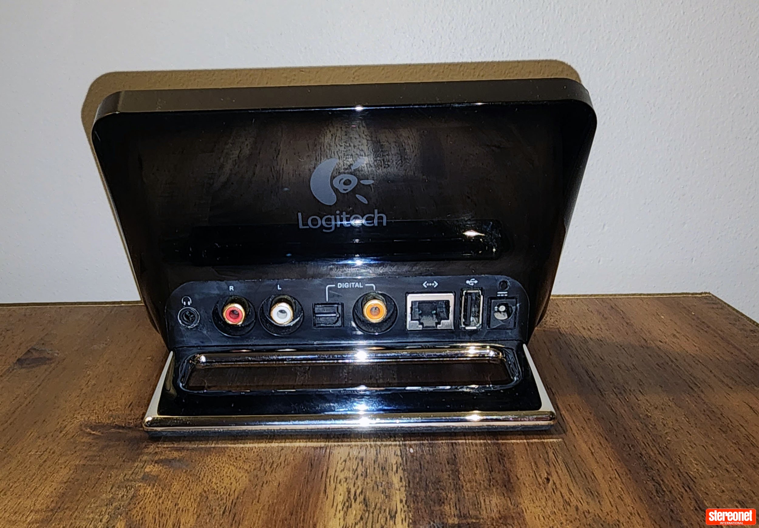 Logitech Touch Digital Network Player - DACs and Streamers - StereoNET