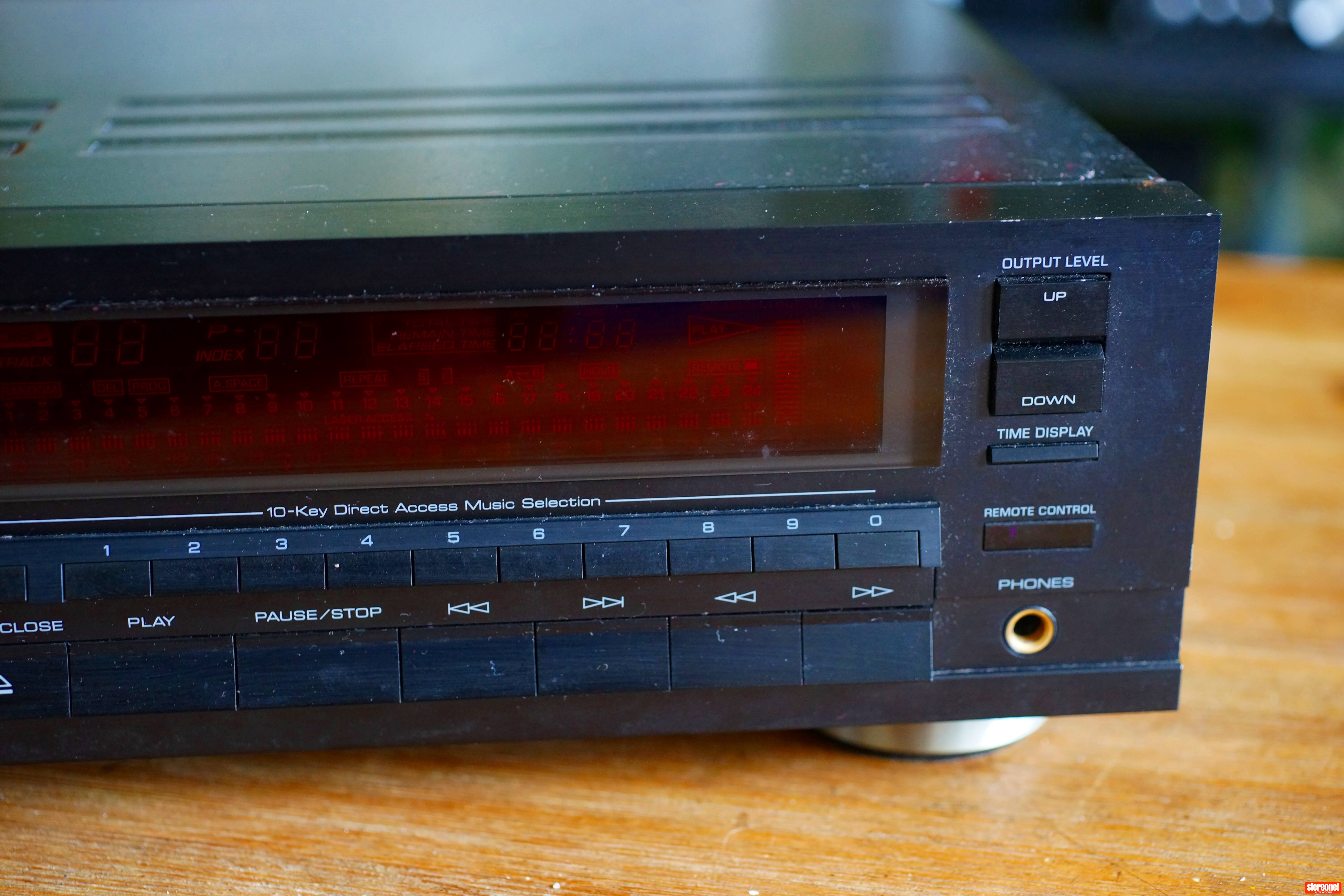 Yamaha CDX-1110 CD Player - CD/SACD Players & Transport - StereoNET