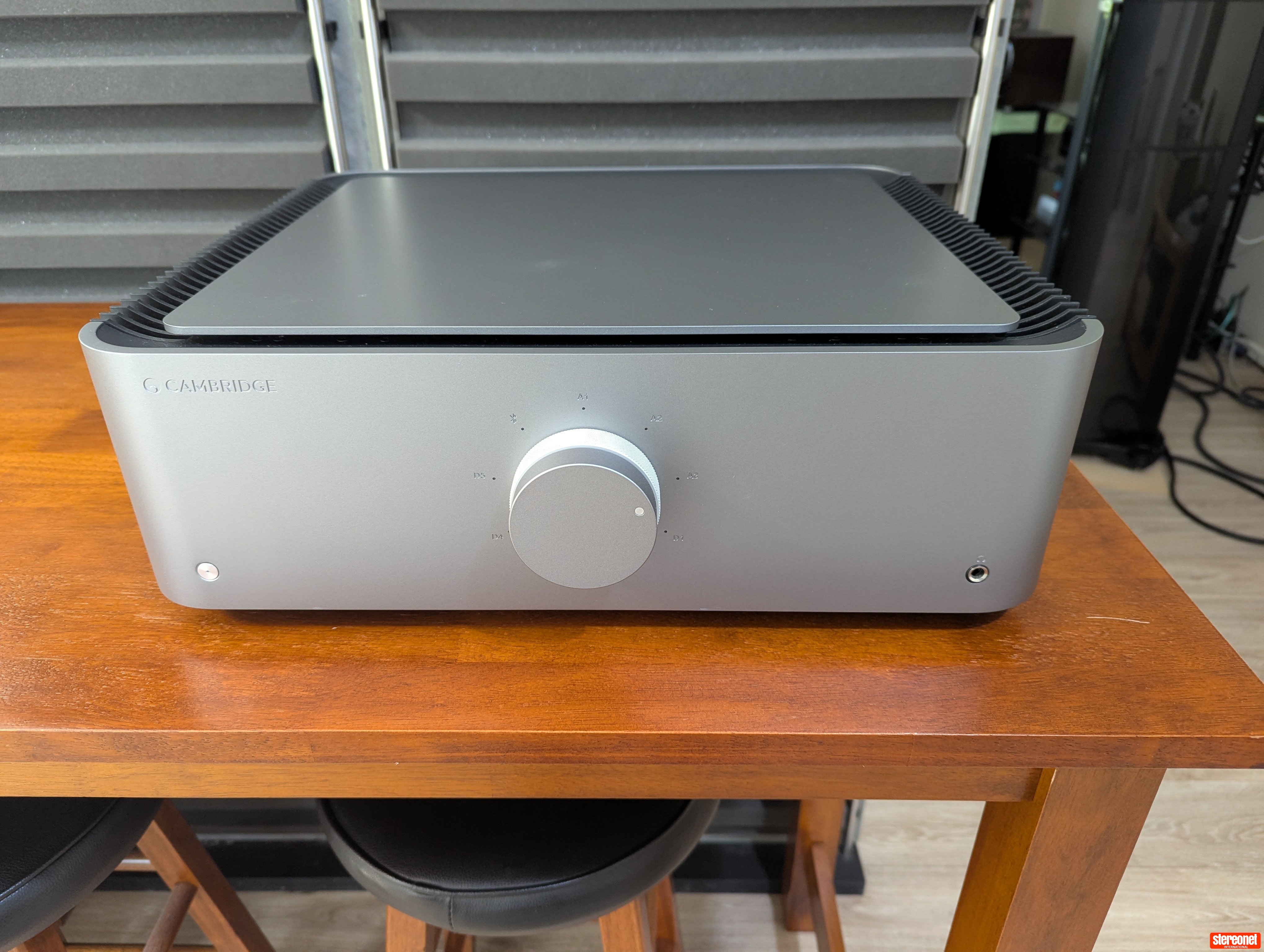 Cambridge Audio Edge A Integrated Amplifier (Solid State) - Integrated ...