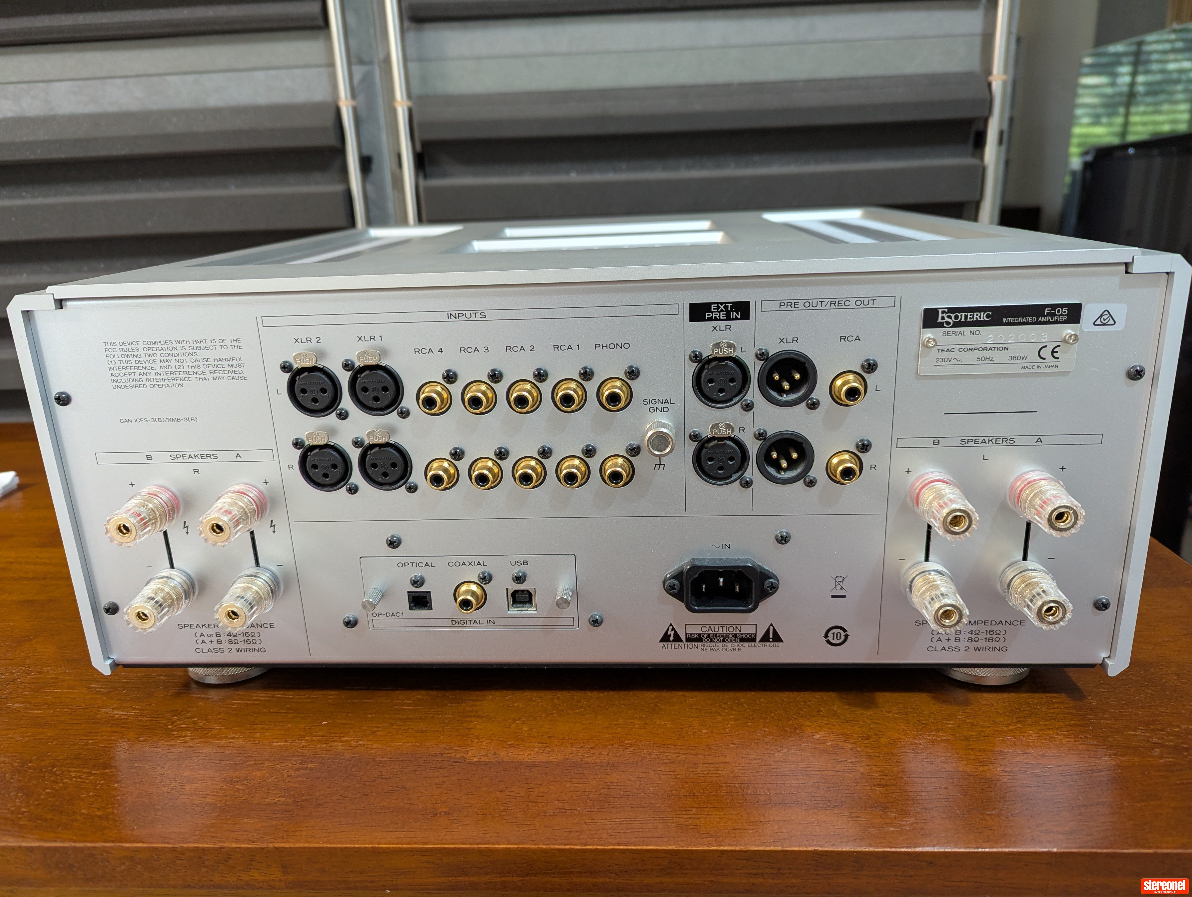 Esoteric F-05 Integrated Amplifier (Solid State) - Integrated ...