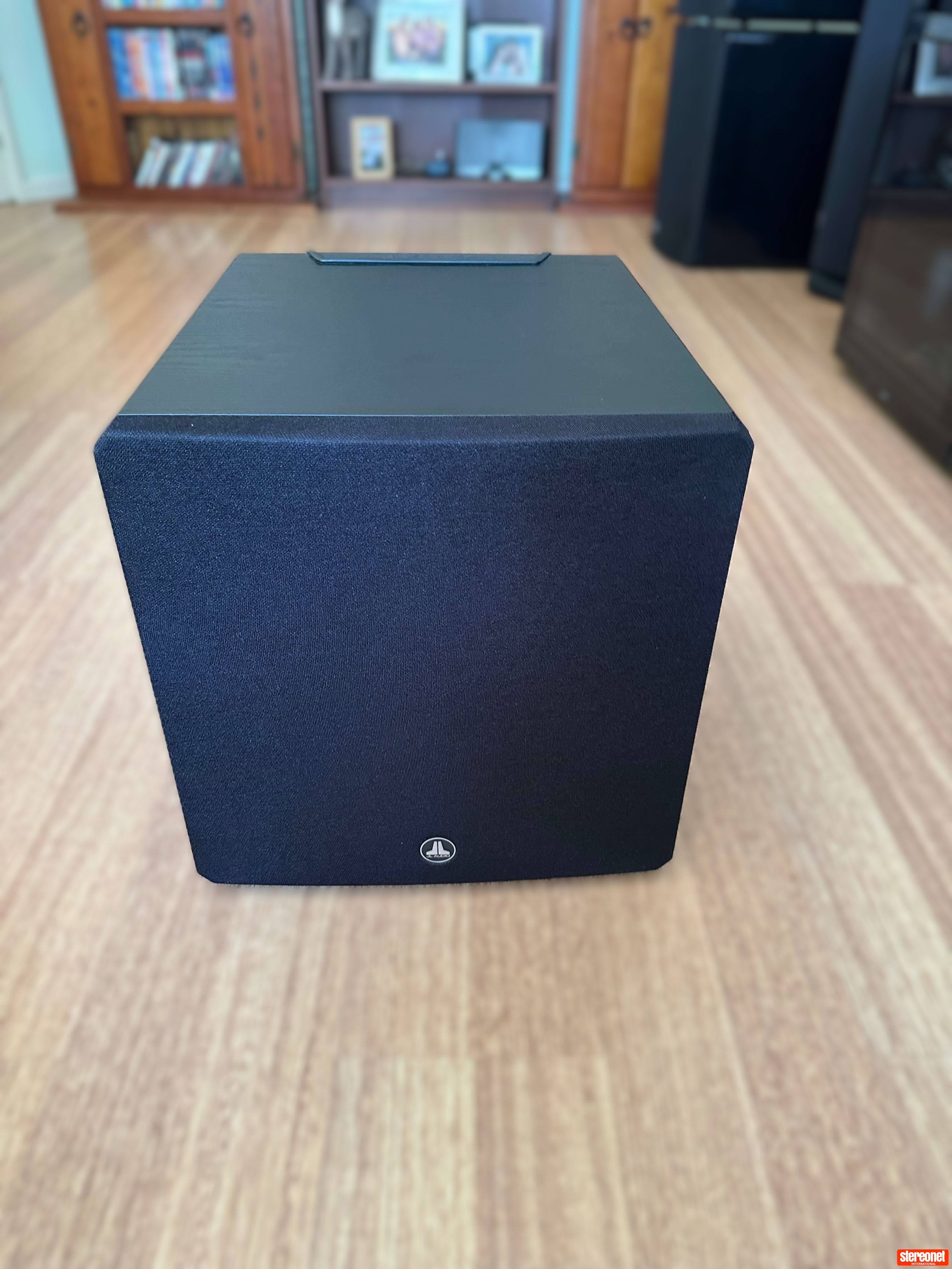 JL Audio E112 Subwoofer (Active / Powered) - Subwoofers - StereoNET